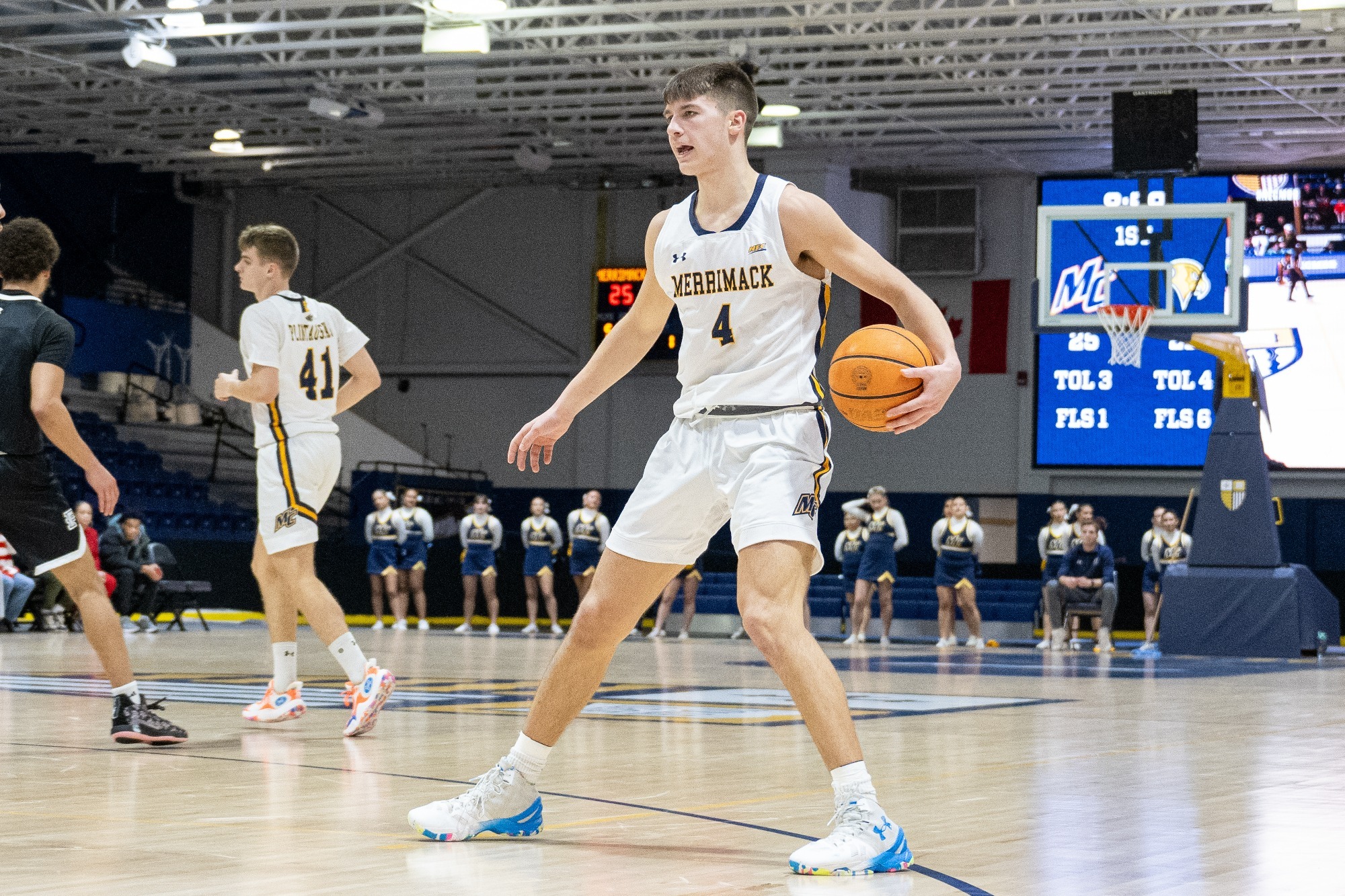 Men’s Basketball Downed Late by Cincinnati - Merrimack College Athletics