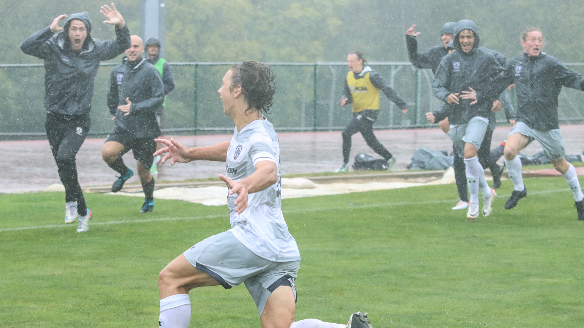 No. 3 Men's Soccer Blanks No. 1 Mary Washington in End-to-End Battle ...