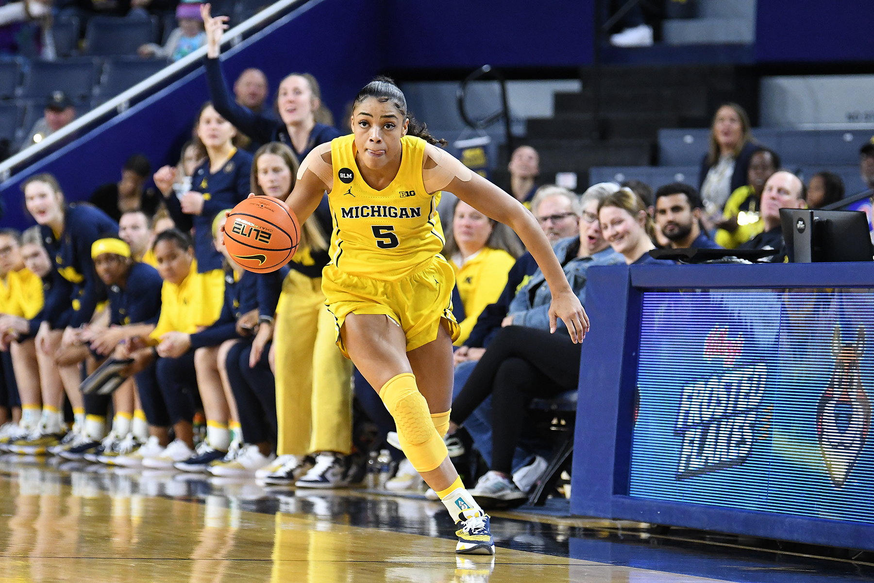 Laila Phelia - Women's Basketball - University of Michigan Athletics