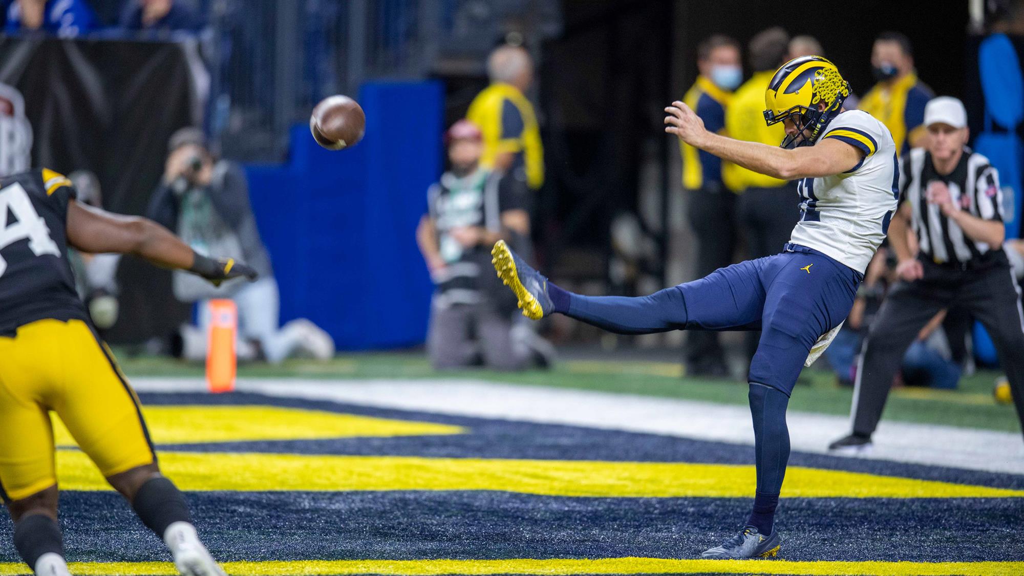 Brad Robbins - Football - University of Michigan Athletics