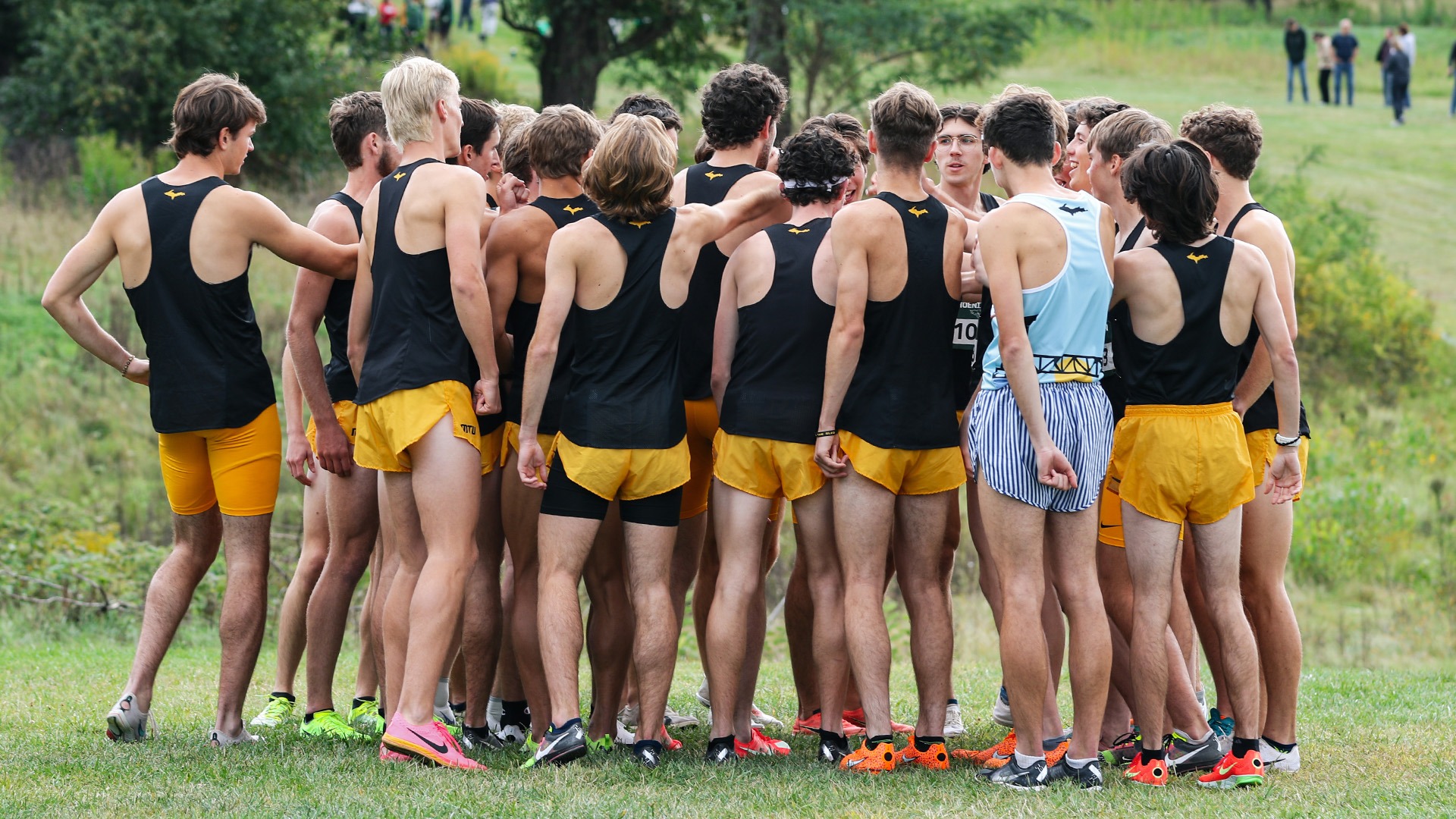 No. 27 Men’s Cross Country wins 39th annual Roy Griak Invitational ...