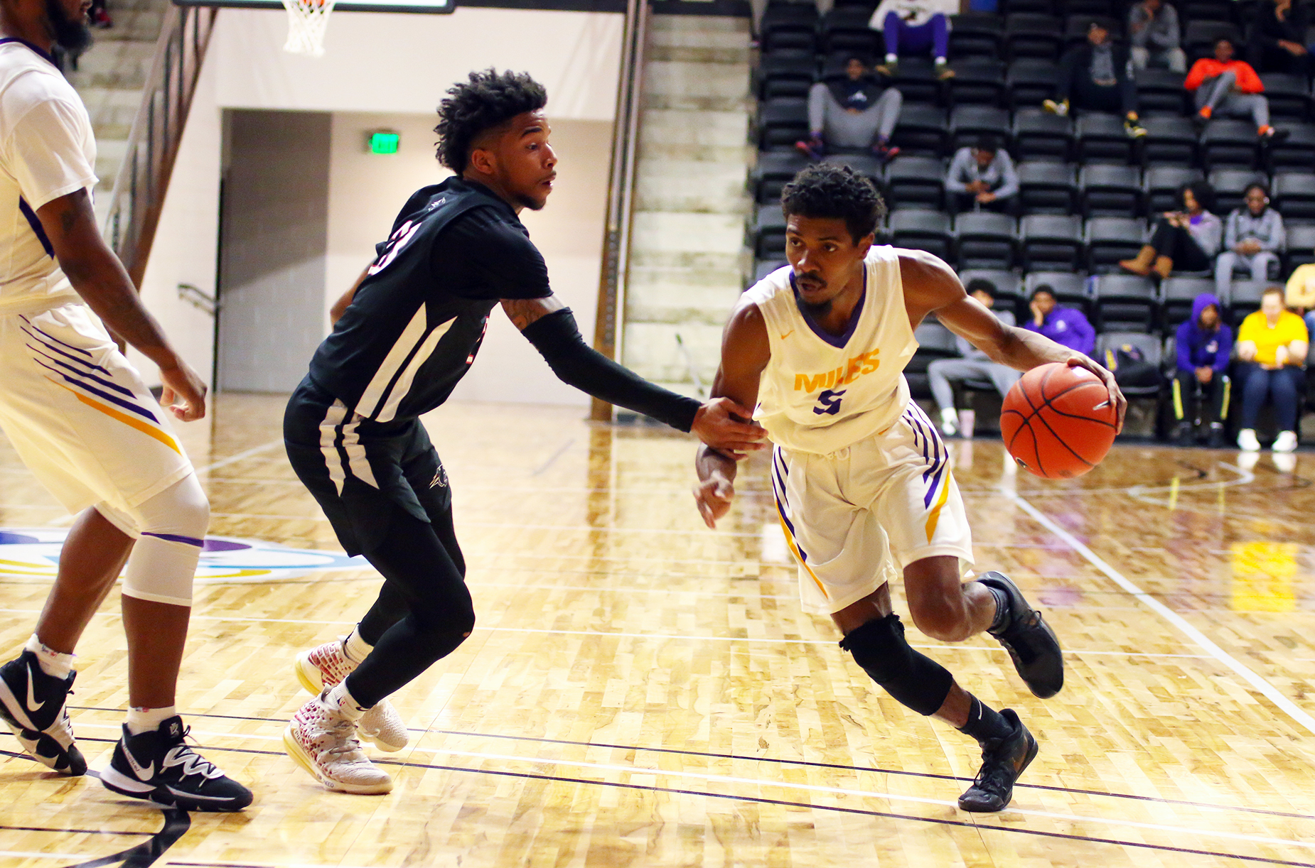 Avery Brown - Men's Basketball - Miles College Athletics