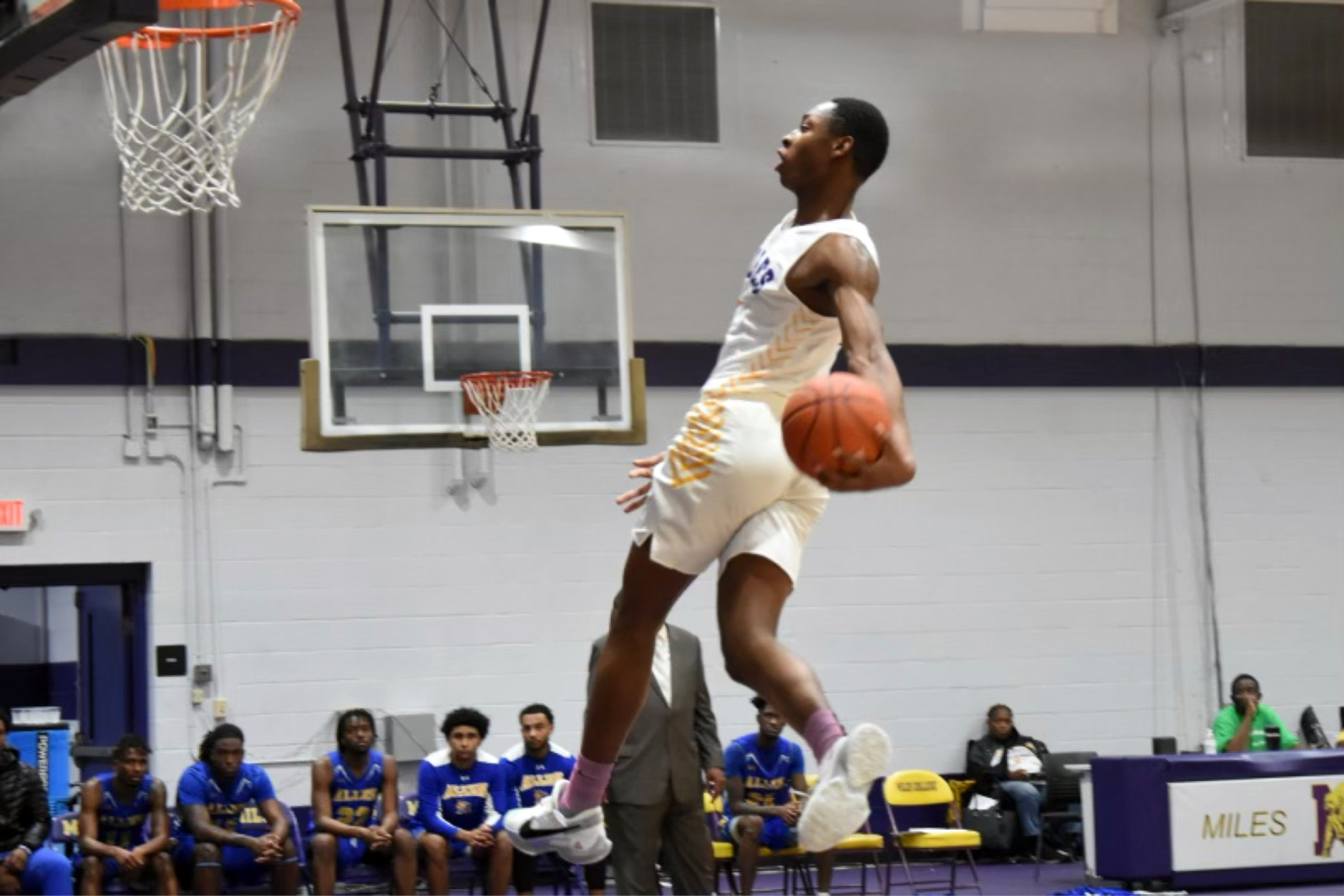 Golden Bears snap 3-game losing skid - Miles College Athletics