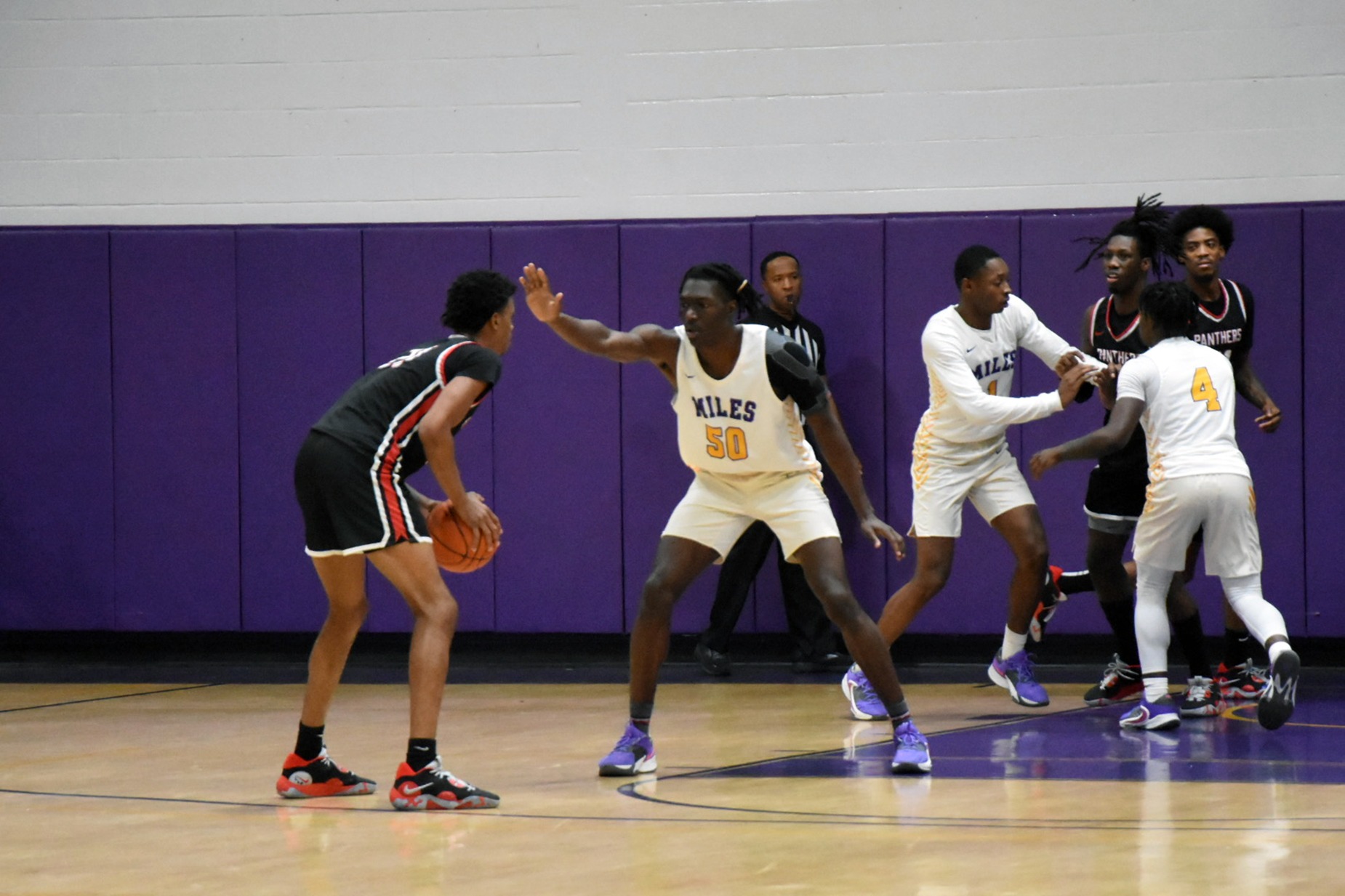 Golden Bears suffer first defeat - Miles College Athletics