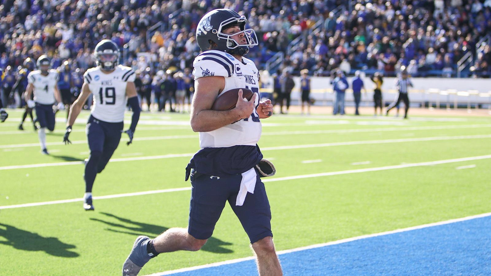Matocha's Six-TD Day Leads Mines Back To NCAA Semis - Colorado School ...