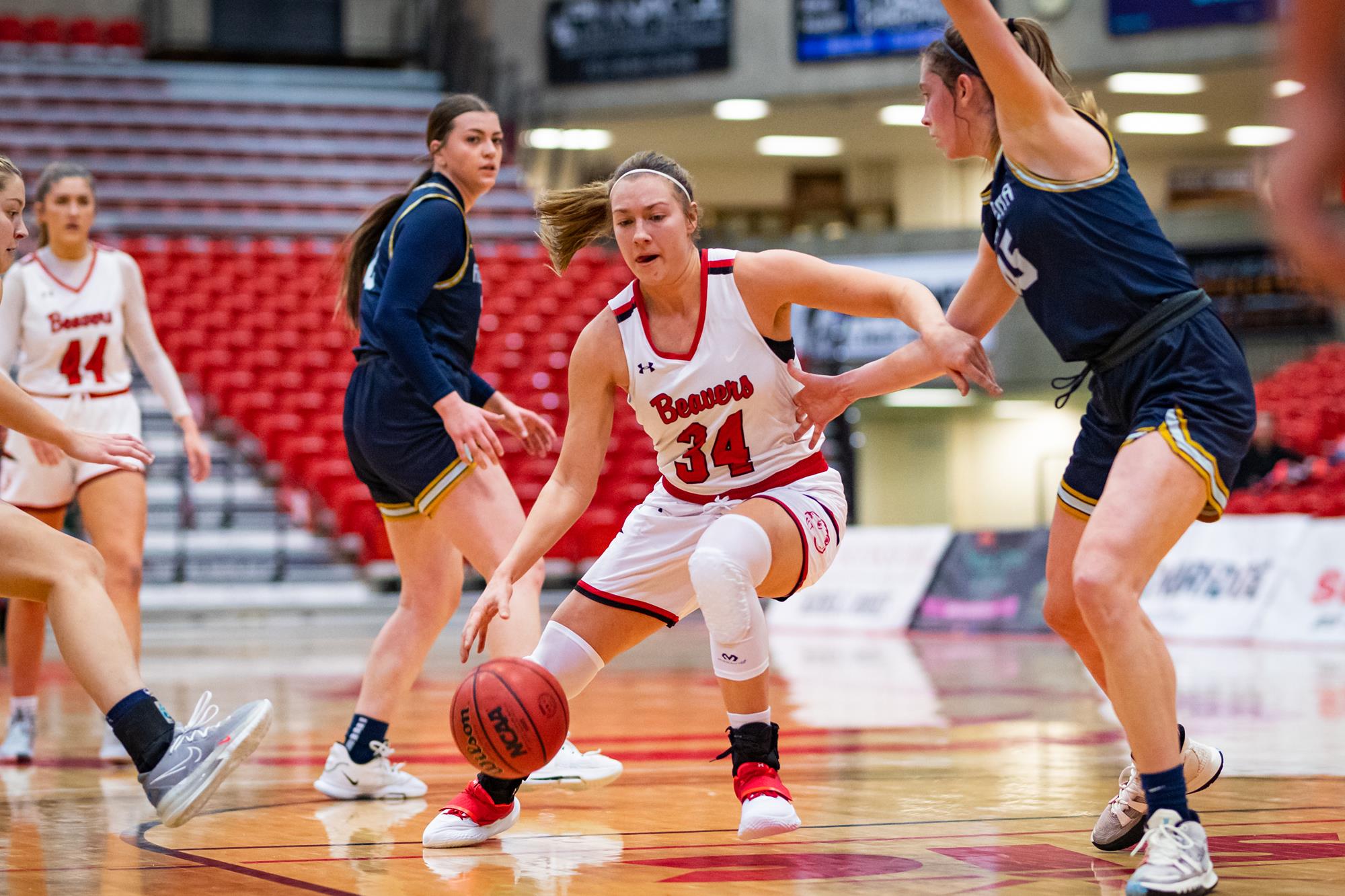Stevahn scores 20 points in Minot State's 79-71 loss to Augustana - MSU ...