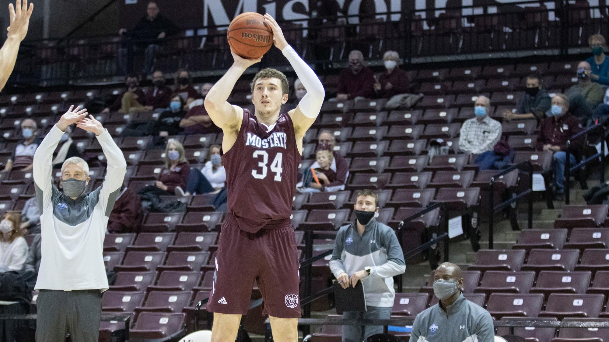 Ridder Threes, Key Stops Down Stretch Lift Bears at ISU - Missouri State