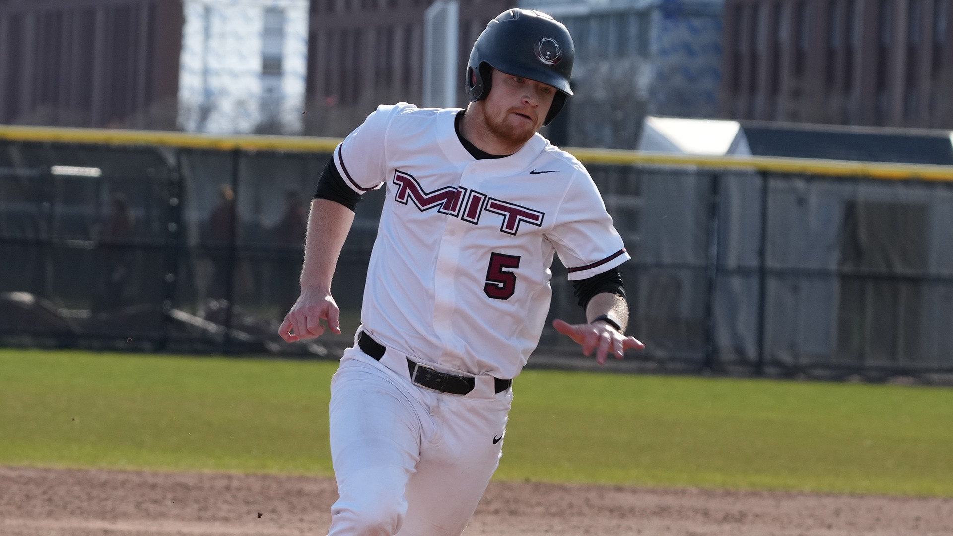 Engineers' Bats Lead Baseball Past Amherst, 11-7 - Massachusetts ...