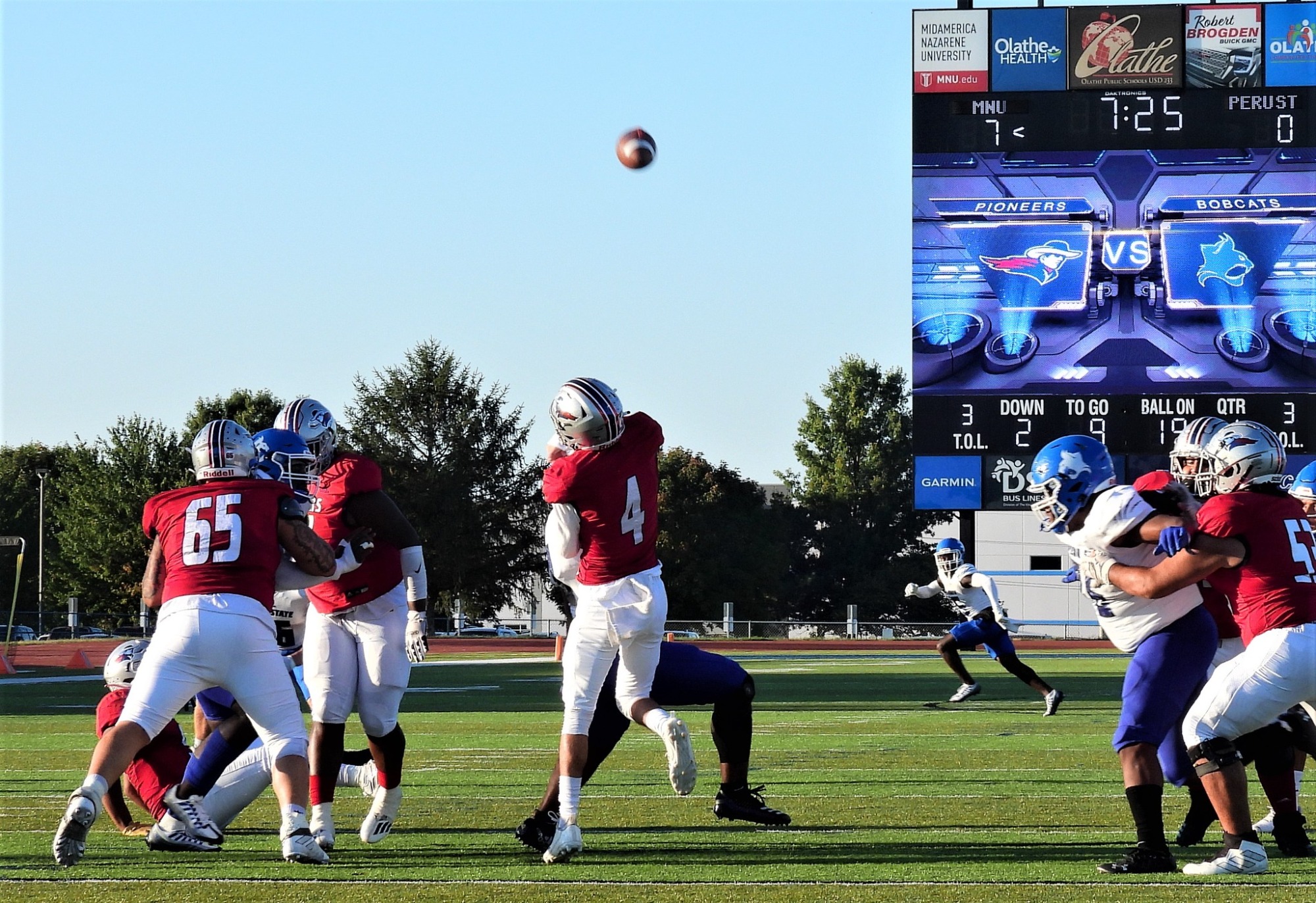 Pioneers Hold Off Bobcats - MidAmerica Nazarene