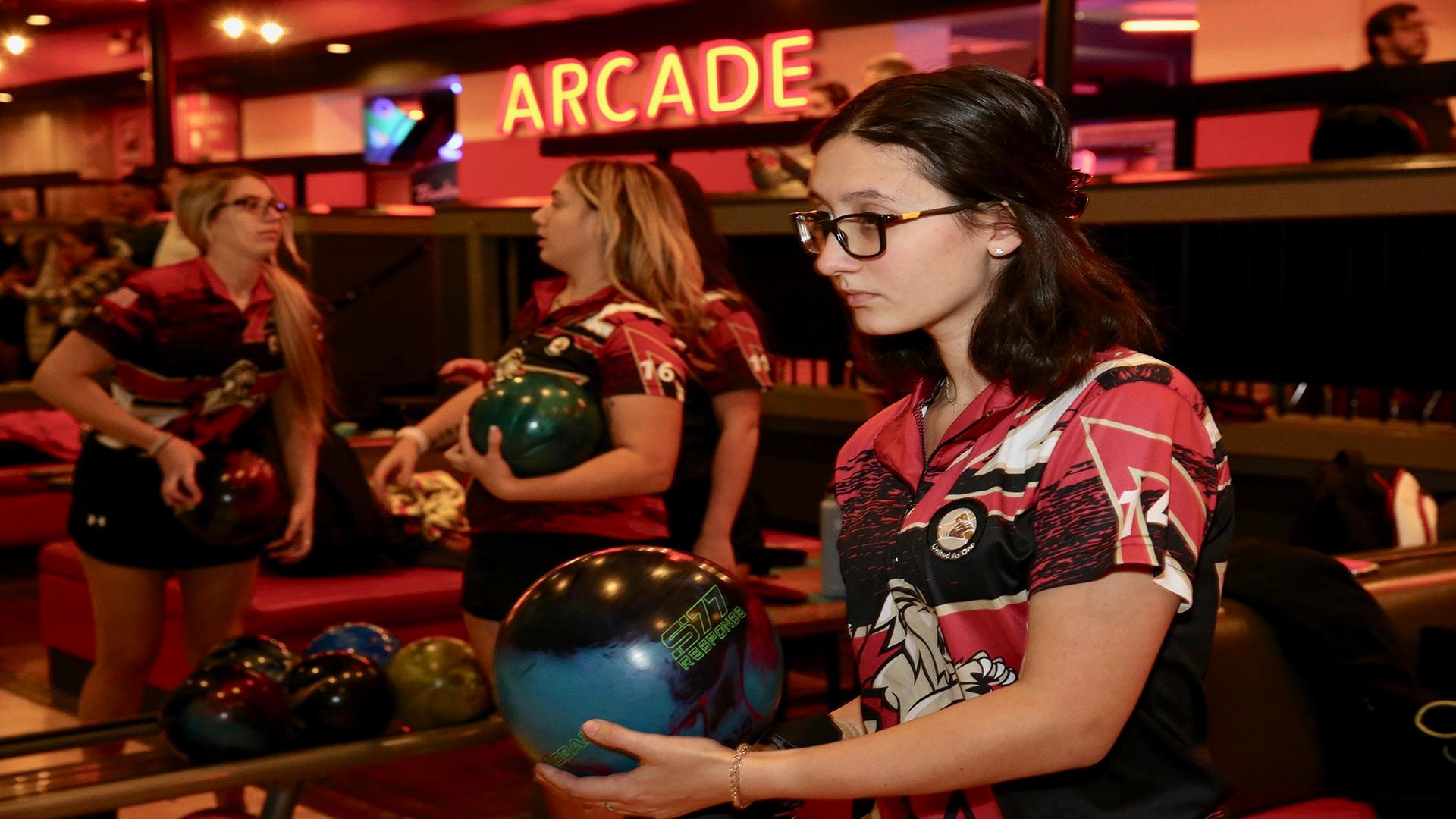 Kayla DeJesus - Women's Bowling - Molloy University Athletics