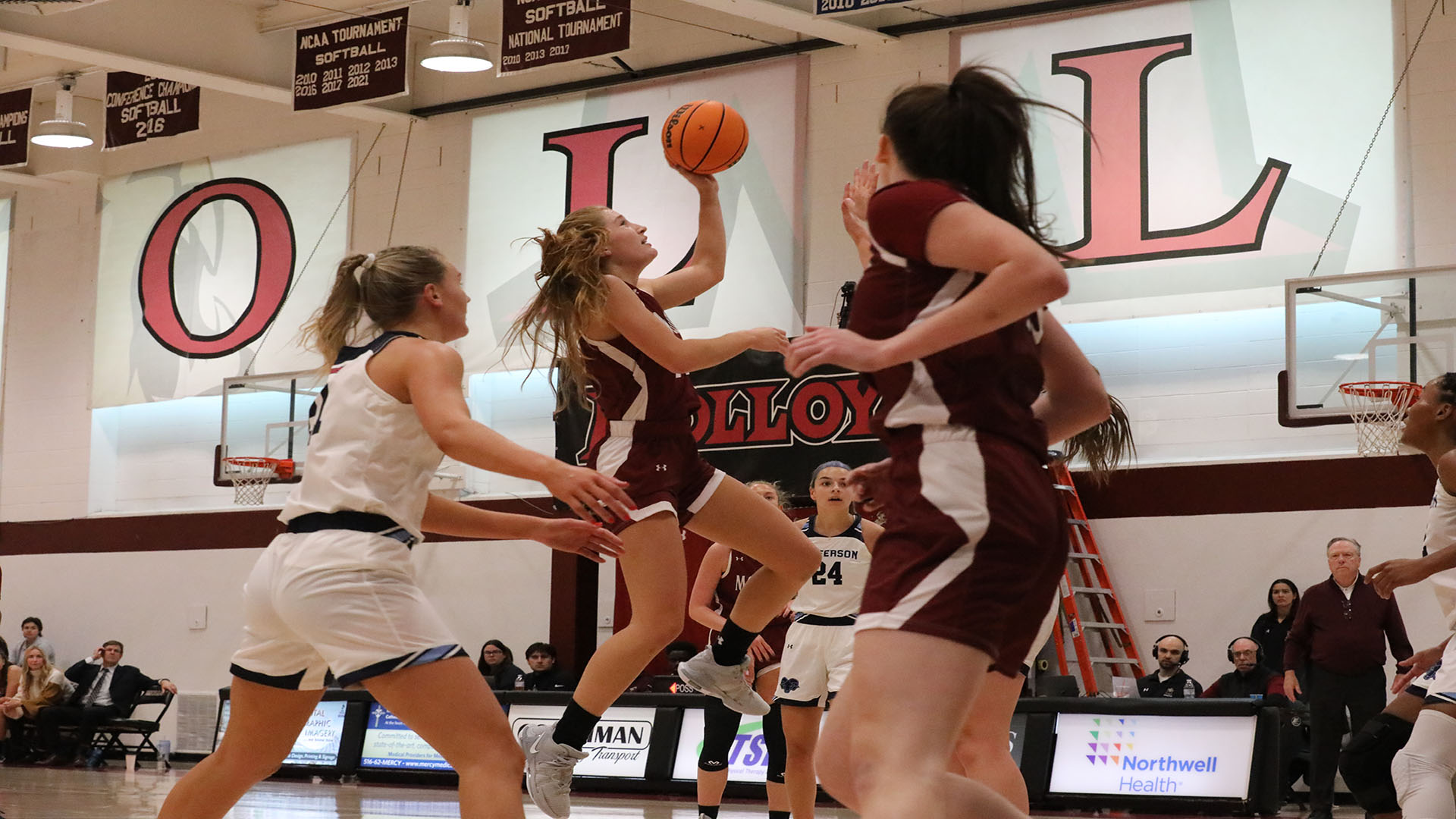 Women’s Basketball Falls to UDC - Molloy University Athletics