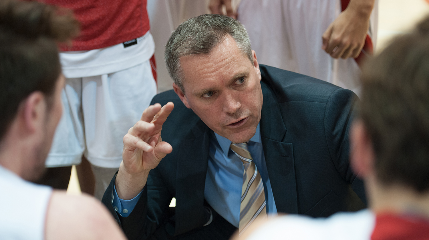 SCOTS WIN THRILLER IN HOME OPENER - Monmouth College Athletics