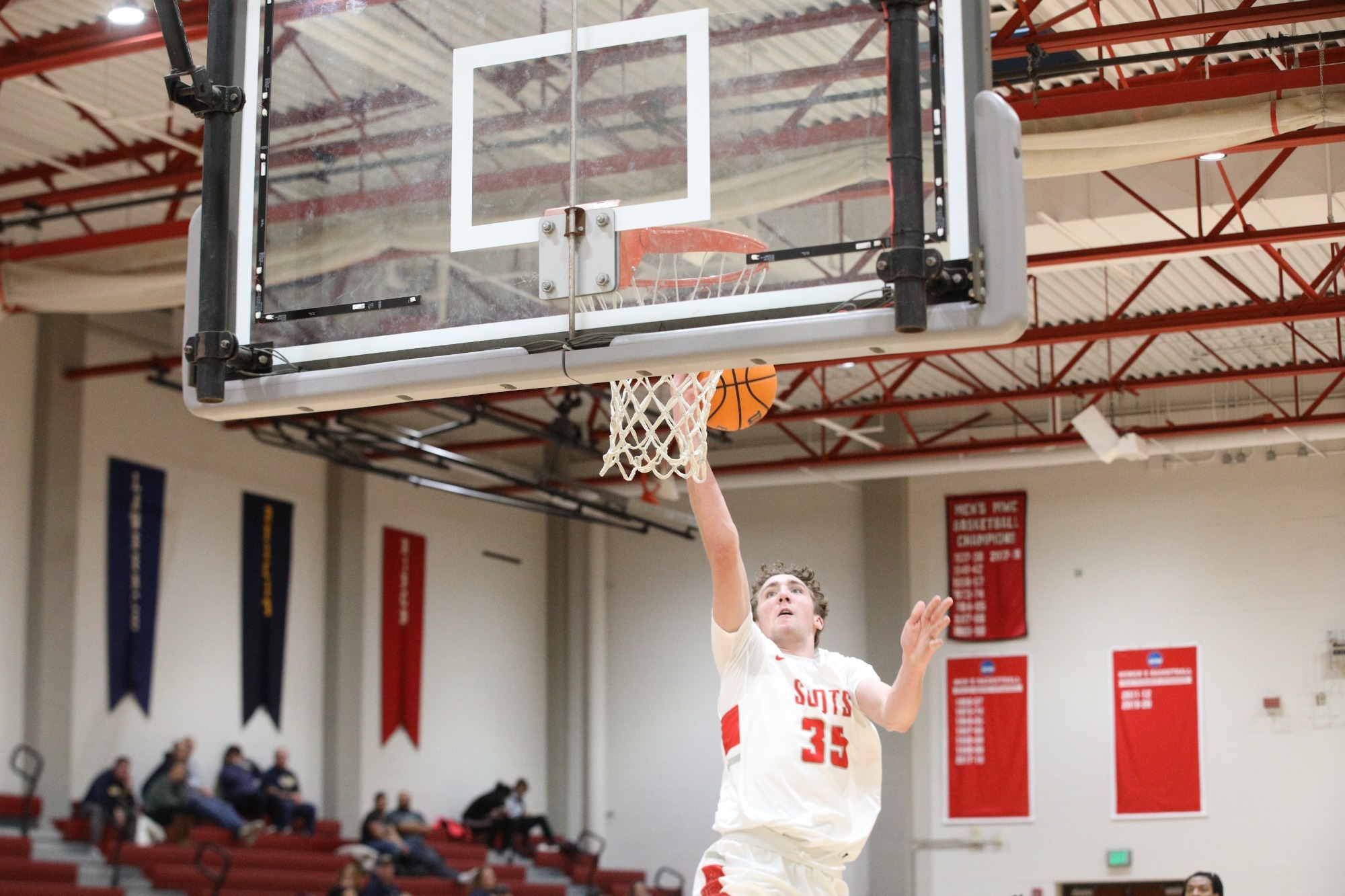 Plumer Scores 20 But Scots Lose to Foresters - Monmouth College Athletics