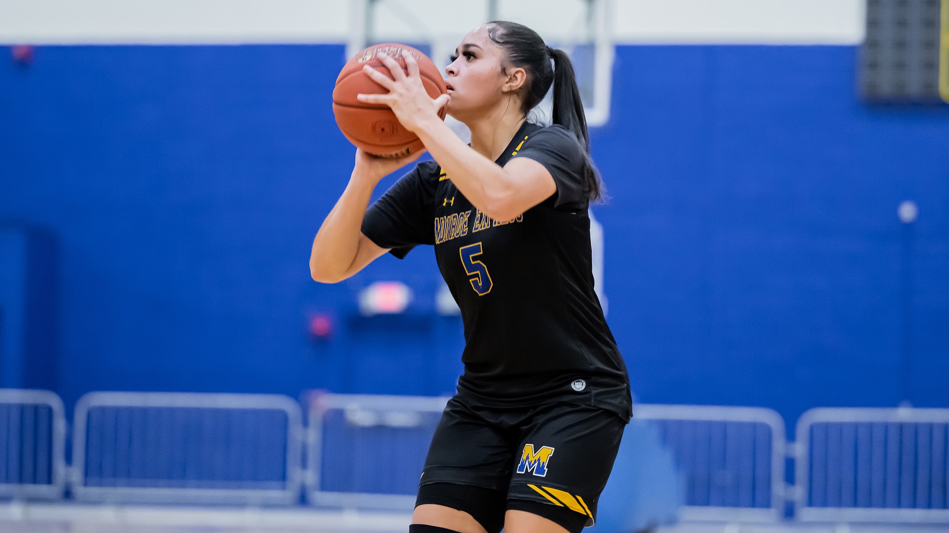 #8 Express Take Road Rivalry Game Over #9 Hostos - Monroe College-Bronx ...