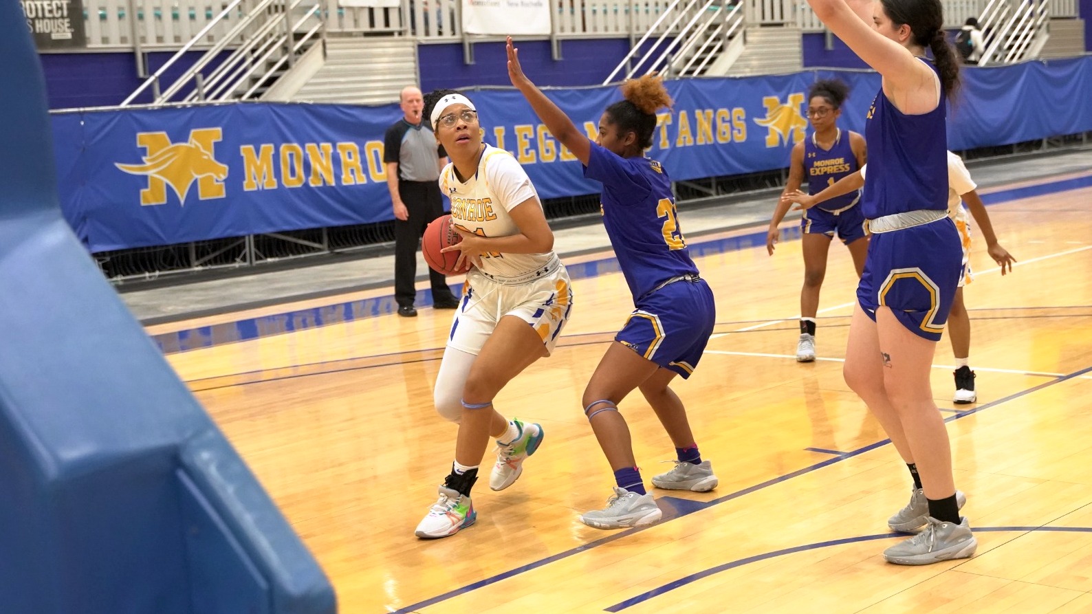 Monroe Mustangs JV Women’s Basketball Plays First-Ever Road Game at ...