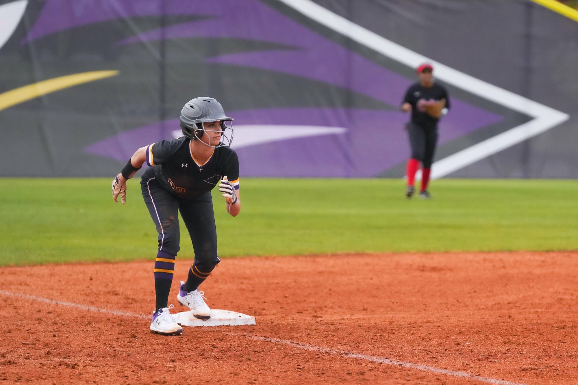 Brianna Stella - Softball - University of Montevallo Athletics