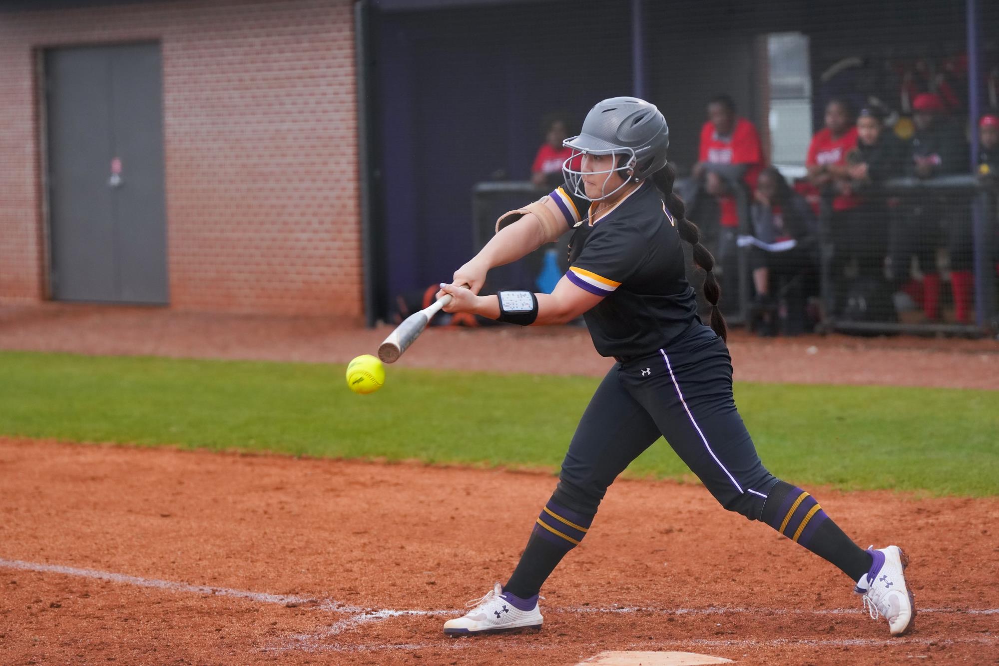 Annie Adamos - Softball - University of Montevallo Athletics