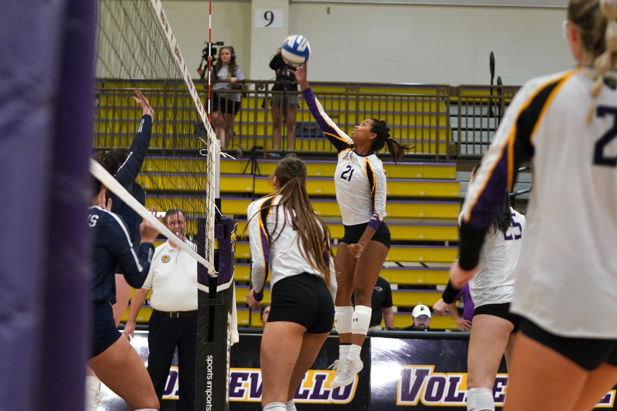 Aliyah Thompson - Women's Volleyball - University of Montevallo Athletics