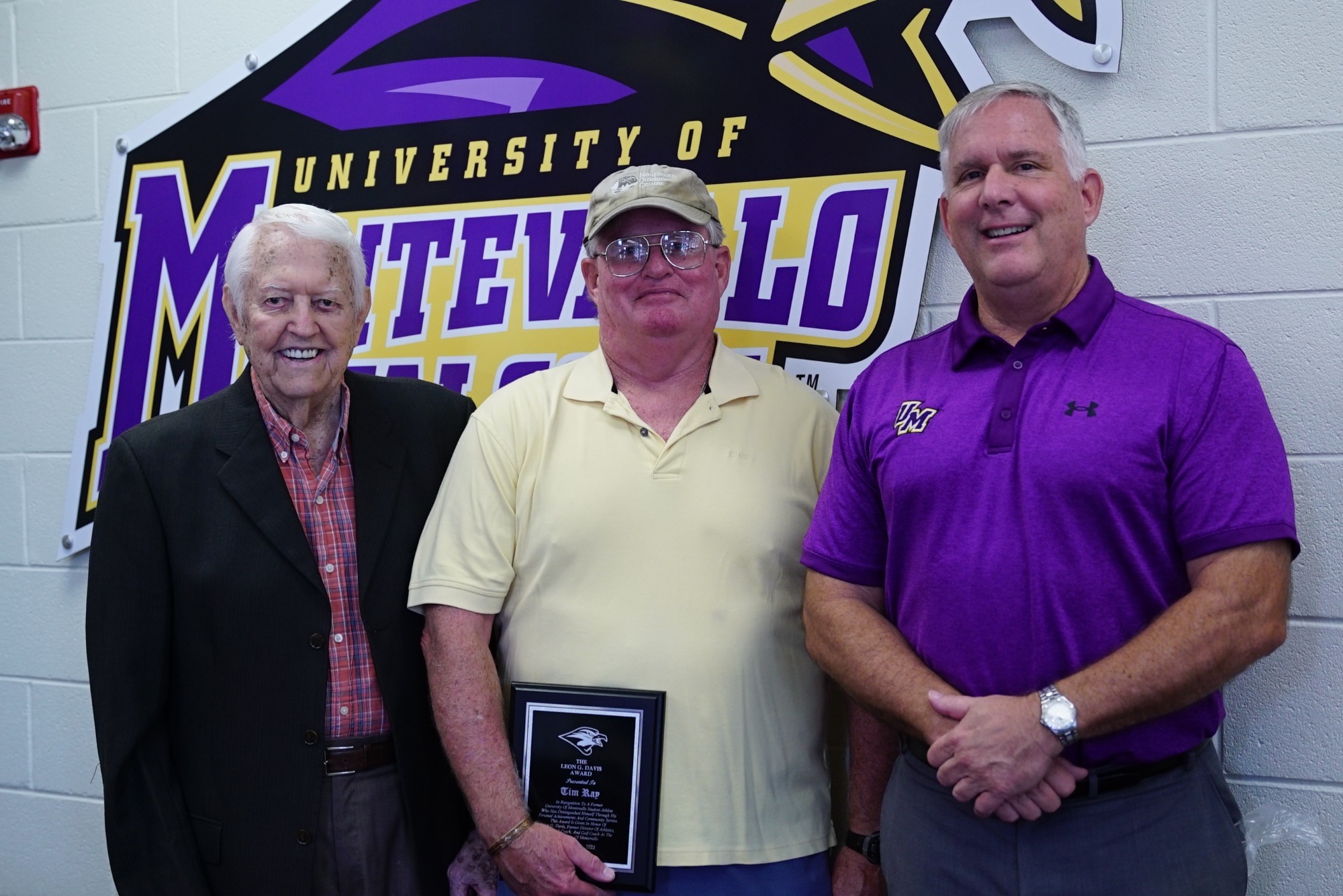 Tim Ray Earns 2023 Dr. Leon G. Davis Award - University of Montevallo ...