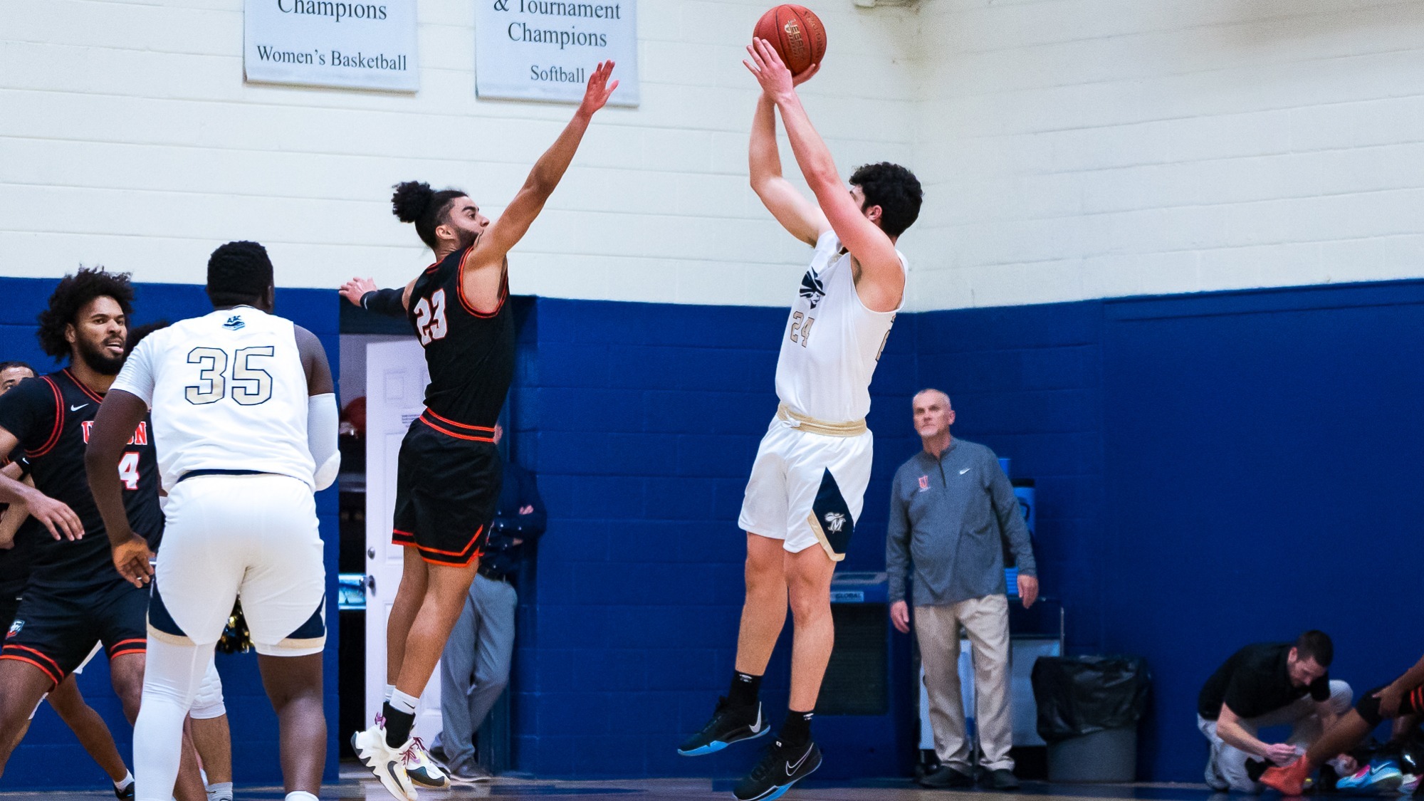 Men’s Basketball Soars Past Eagles Behind 3-Point Barrage - Montreat ...