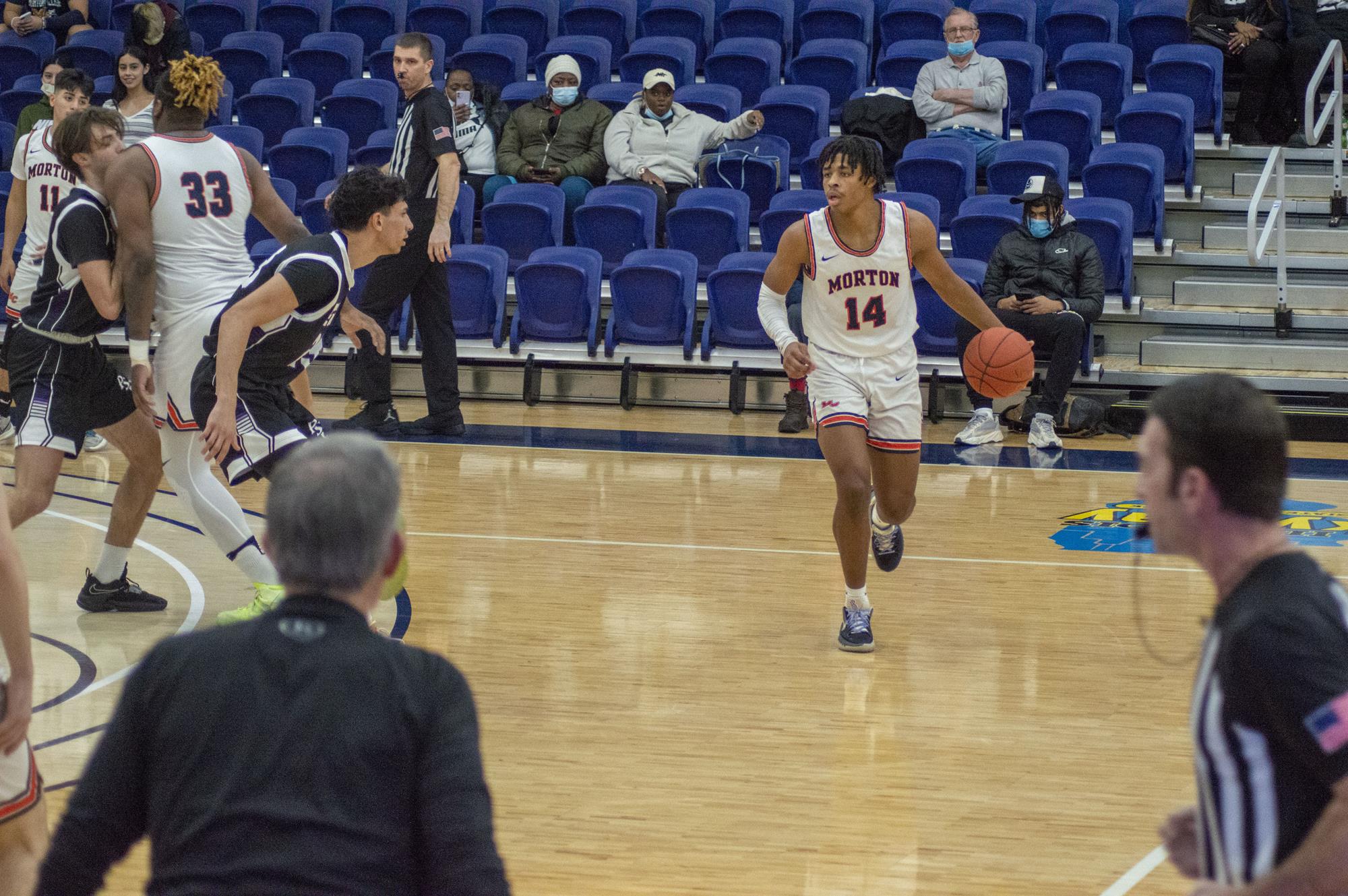 Men's basketball taking care of business on march to Skyway lead ...