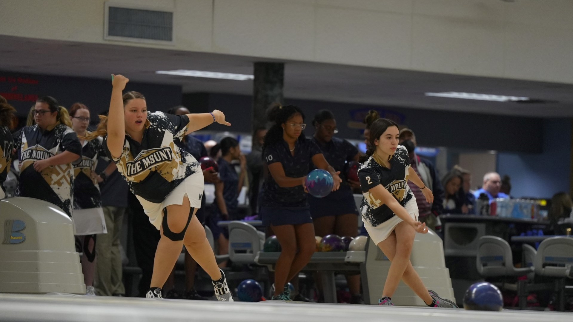 Mount Bowling Splits with Tulane, Maintains Sixth Place Finish at Dezy ...