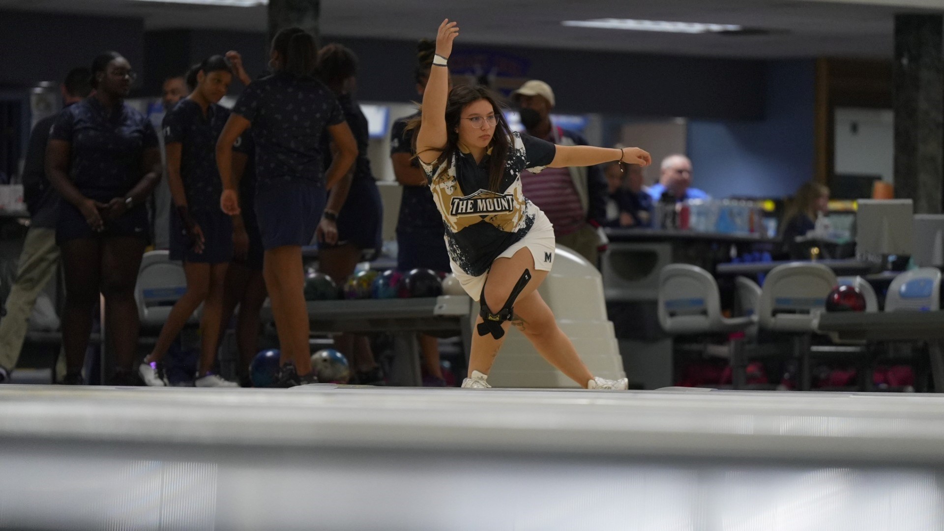 Perfect Bracket Sunday Pushes Bowling to 41-18 at Semester's End ...