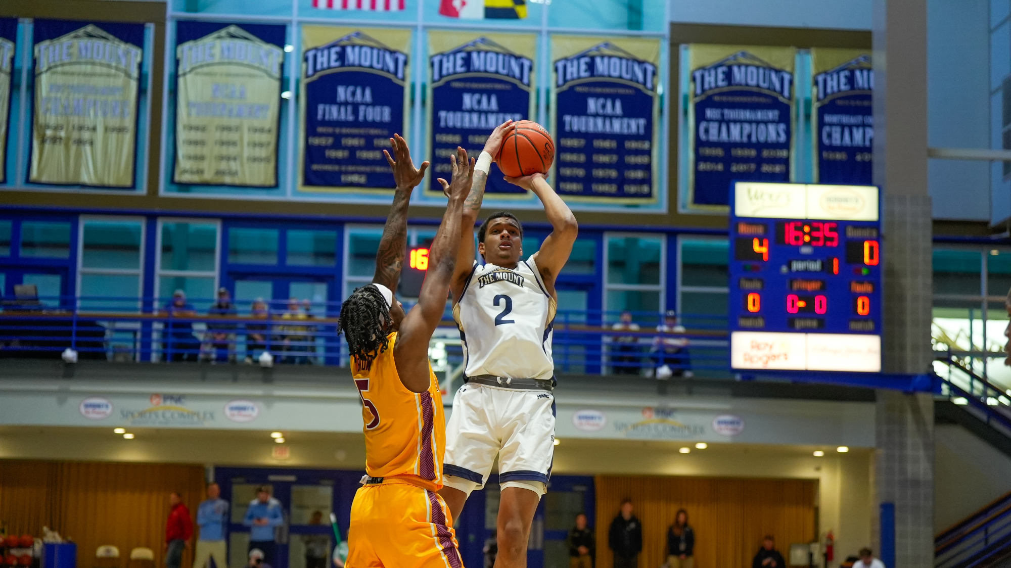 De'Shayne Montgomery - 2023-24 - Men's Basketball - Mount St. Mary's ...