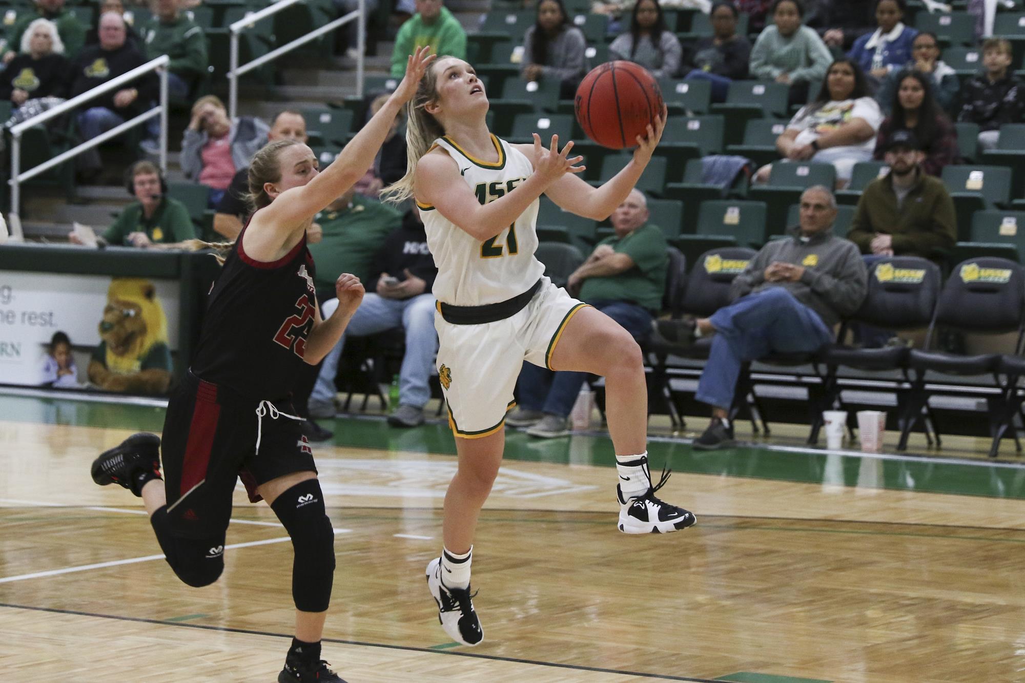 Lacy Stokes Sets Freshman Scoring Record, Lions Beat UCO 81-74 ...