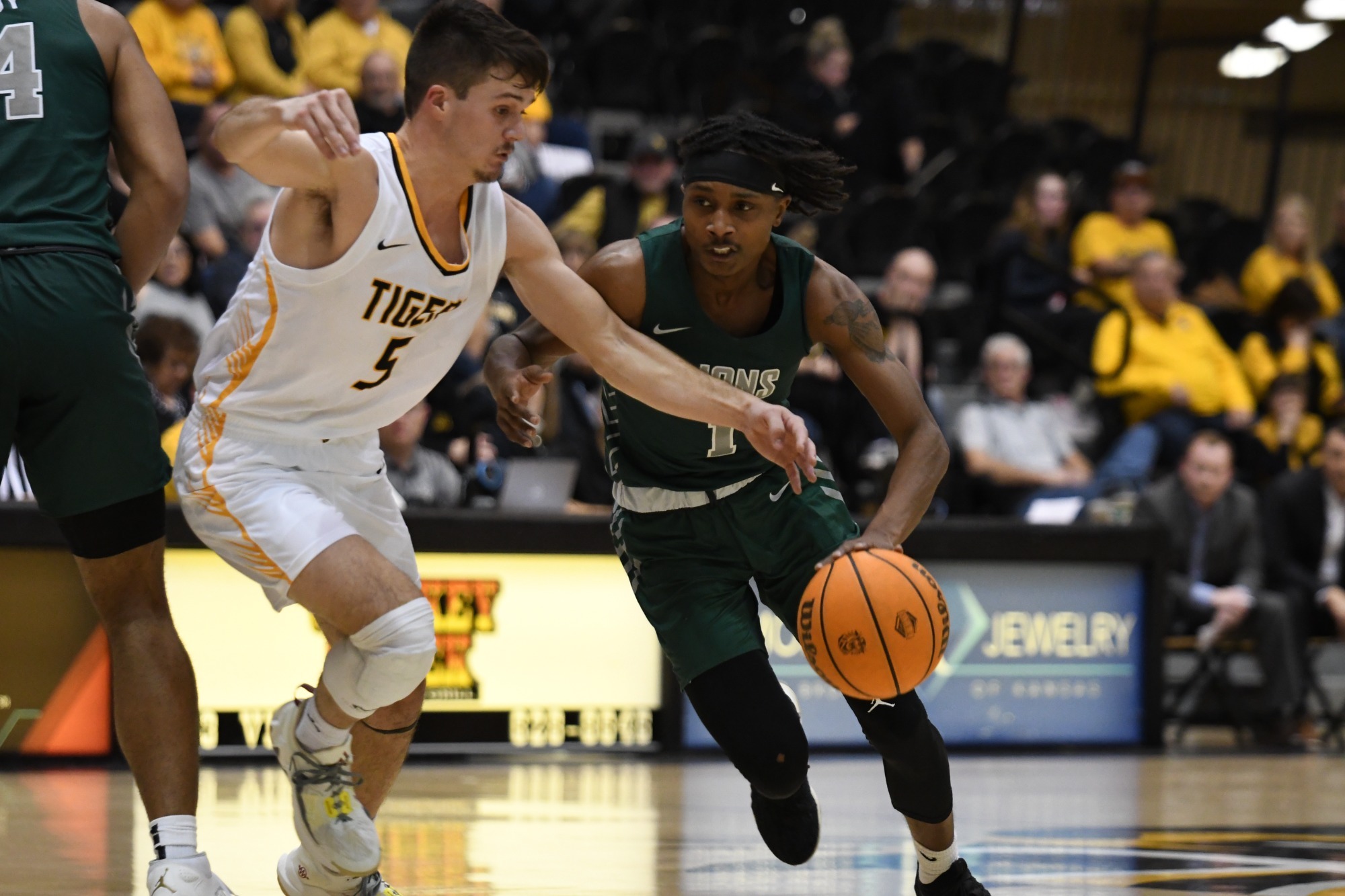 Four Score In Double-Figures, Lions Win Fifth Straight - Missouri ...