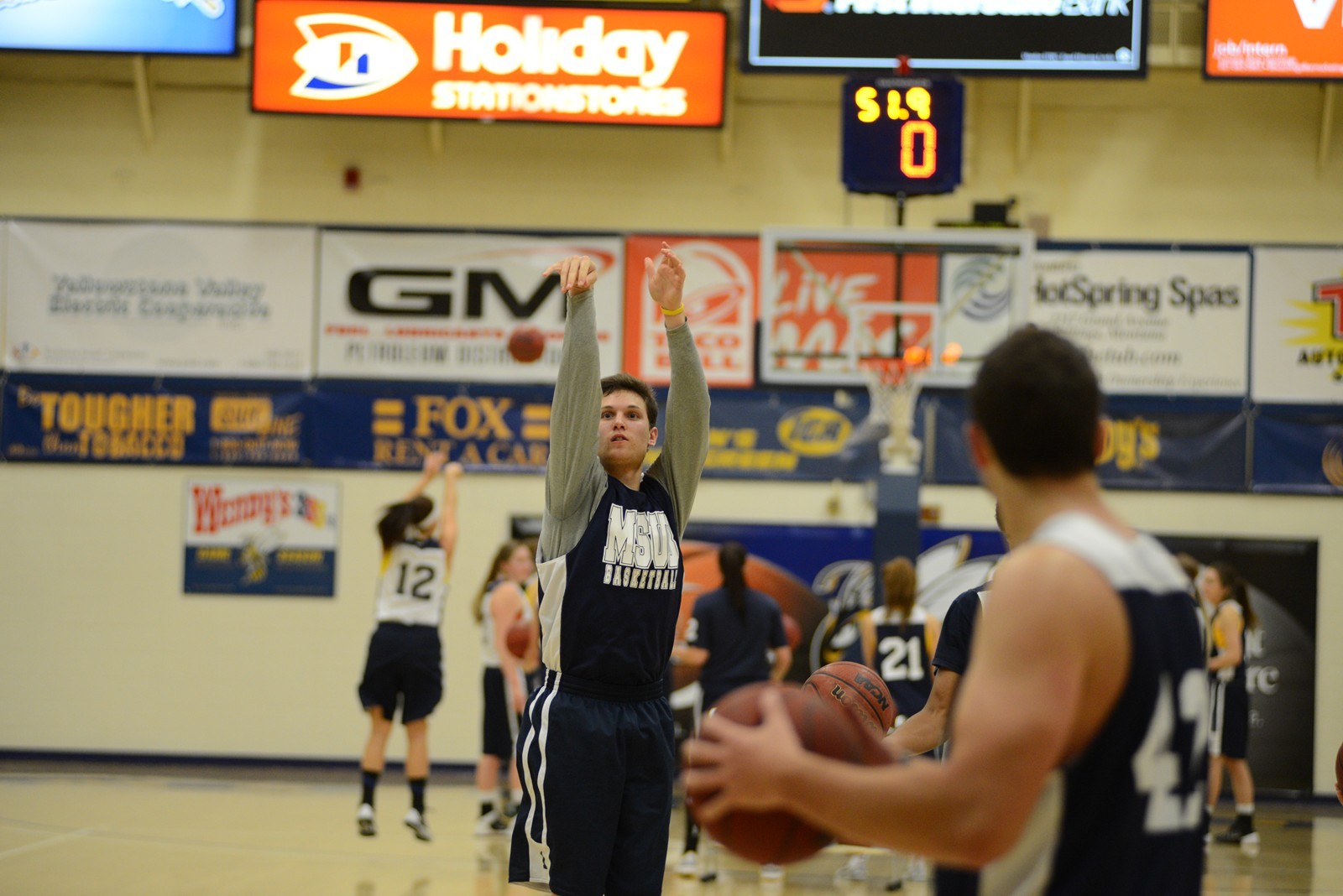 Colby Henderson - Men's Basketball - Montana State University Billings ...