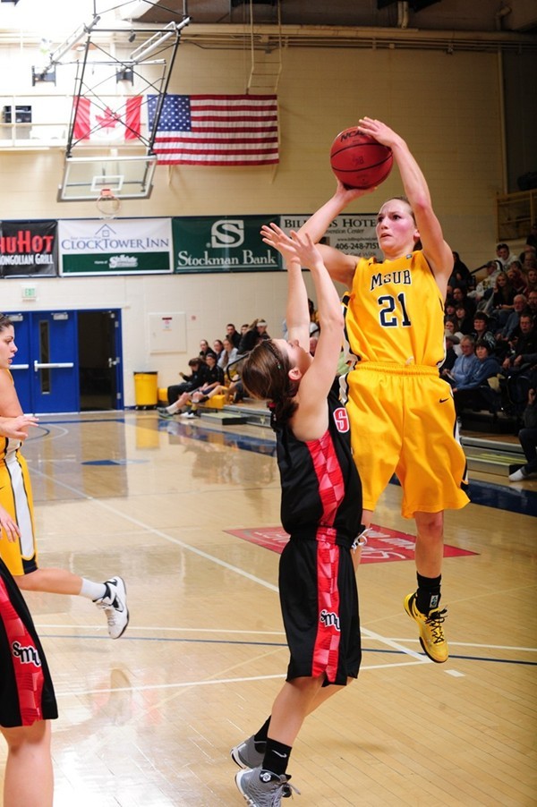 Bobbi Knudsen - Women's Basketball - Montana State University Billings ...