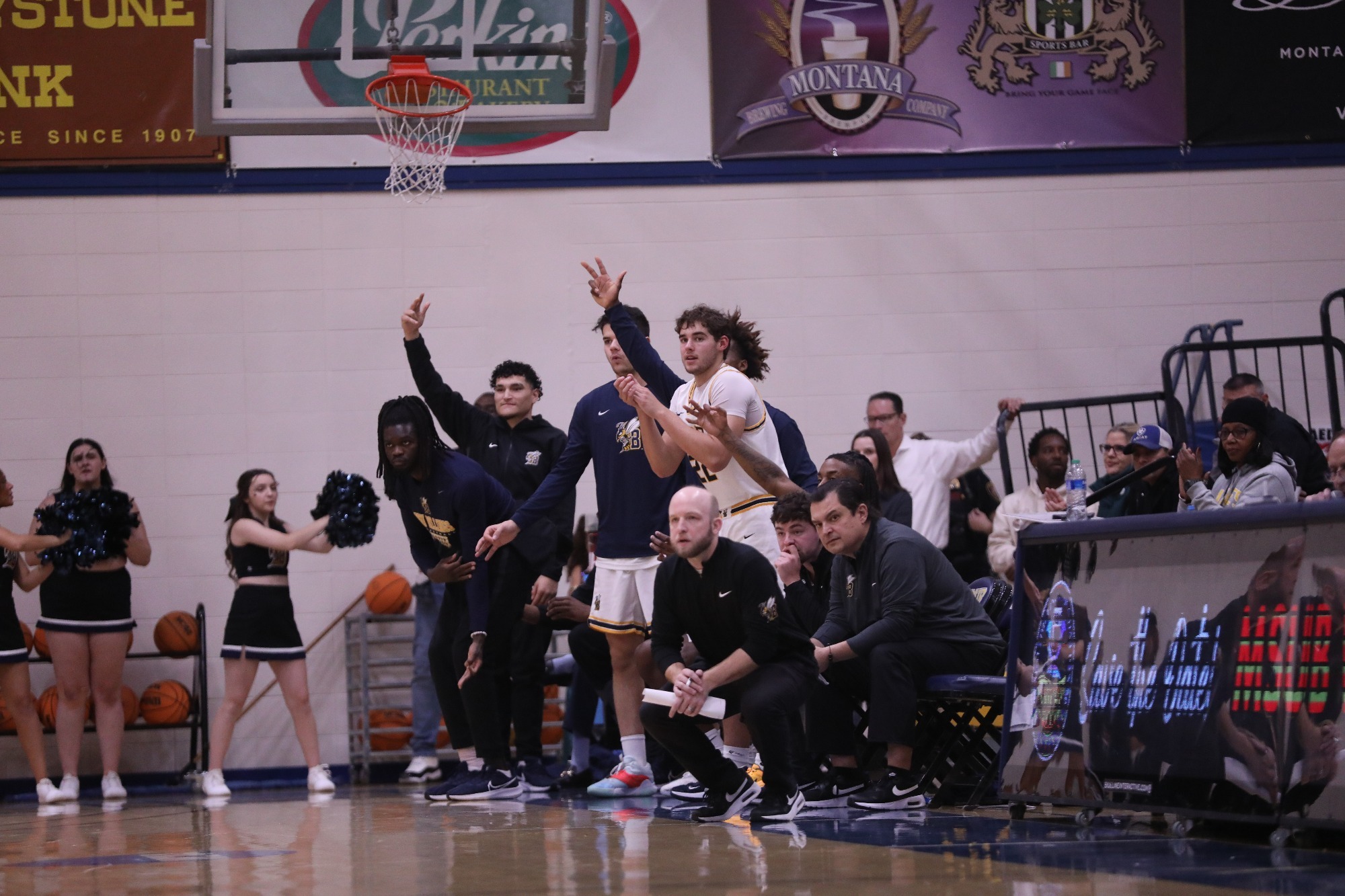 ‘Jackets down the Vulcans 77-70 to give head coach Luke Fennelly first ...