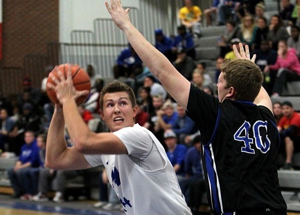 Garek Droog - Men's Basketball - Mayville State University Athletics