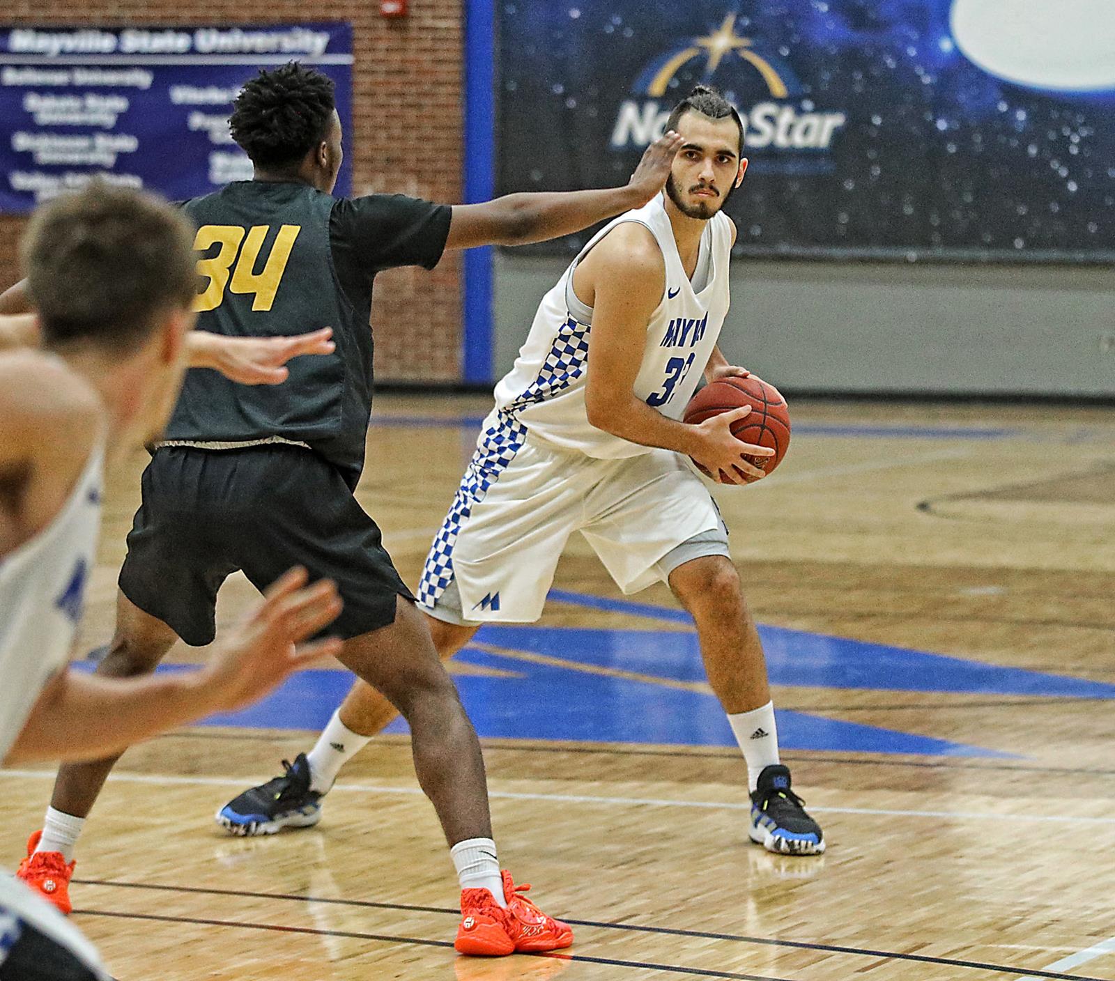 Comets finish game on 8-4 run to defeat the Bruins - Mayville State ...