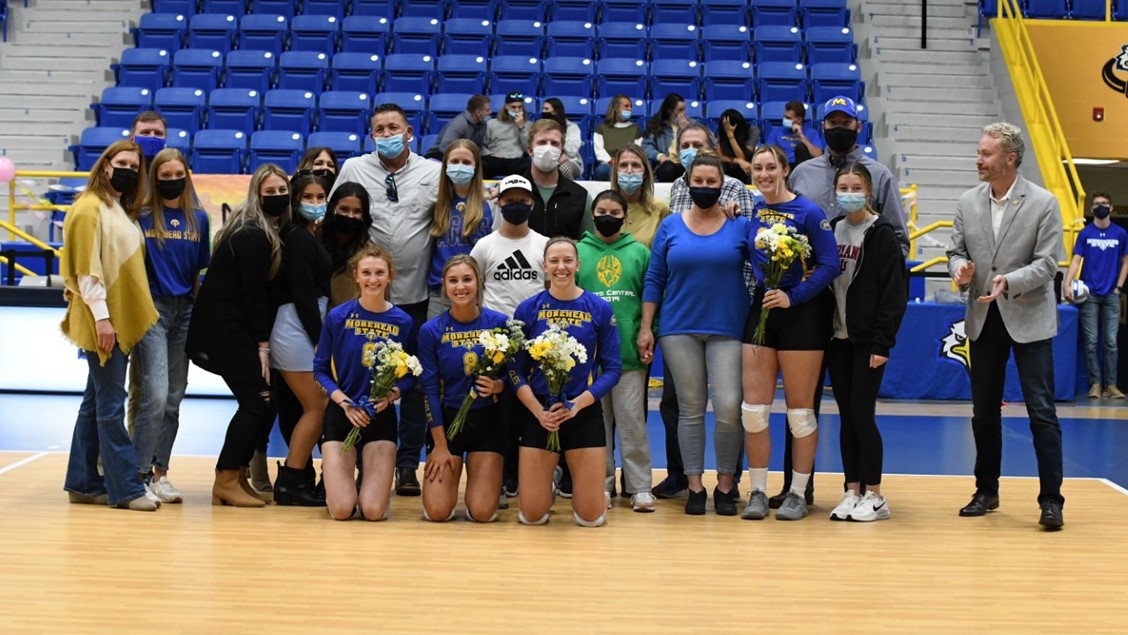 Volleyball Finishes Off Senior Weekend With Another Straight Set ...