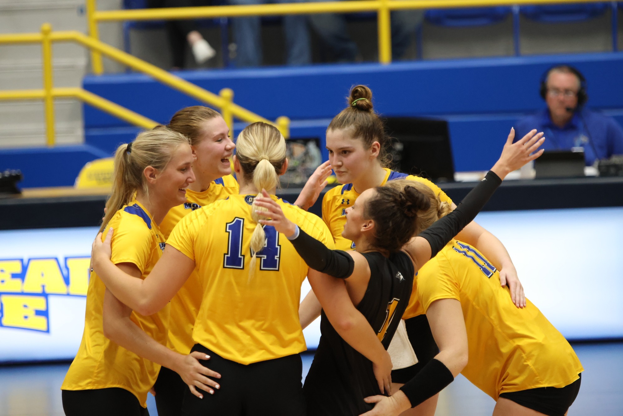Volleyball Bounces Back with Block Party in 3-0 Saturday Sweep of ...