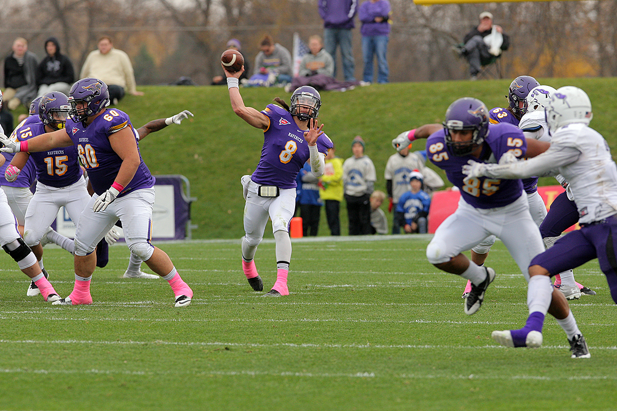 #4 Cougars Run Past Mavericks at Blakeslee Stadium - Minnesota State ...