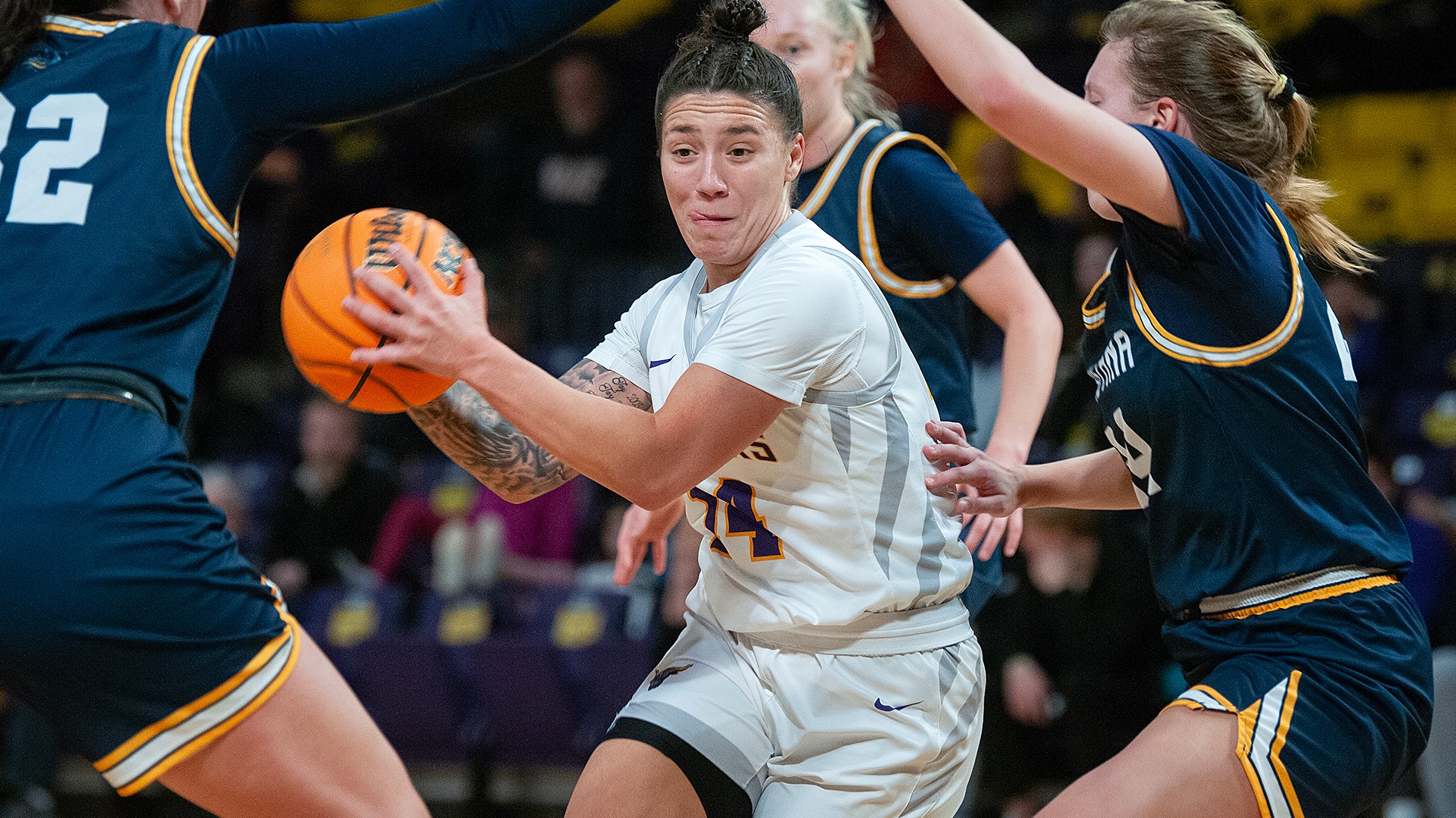 Bursch With Season-High 21 Points in Mavericks Victory Over Javelinas ...