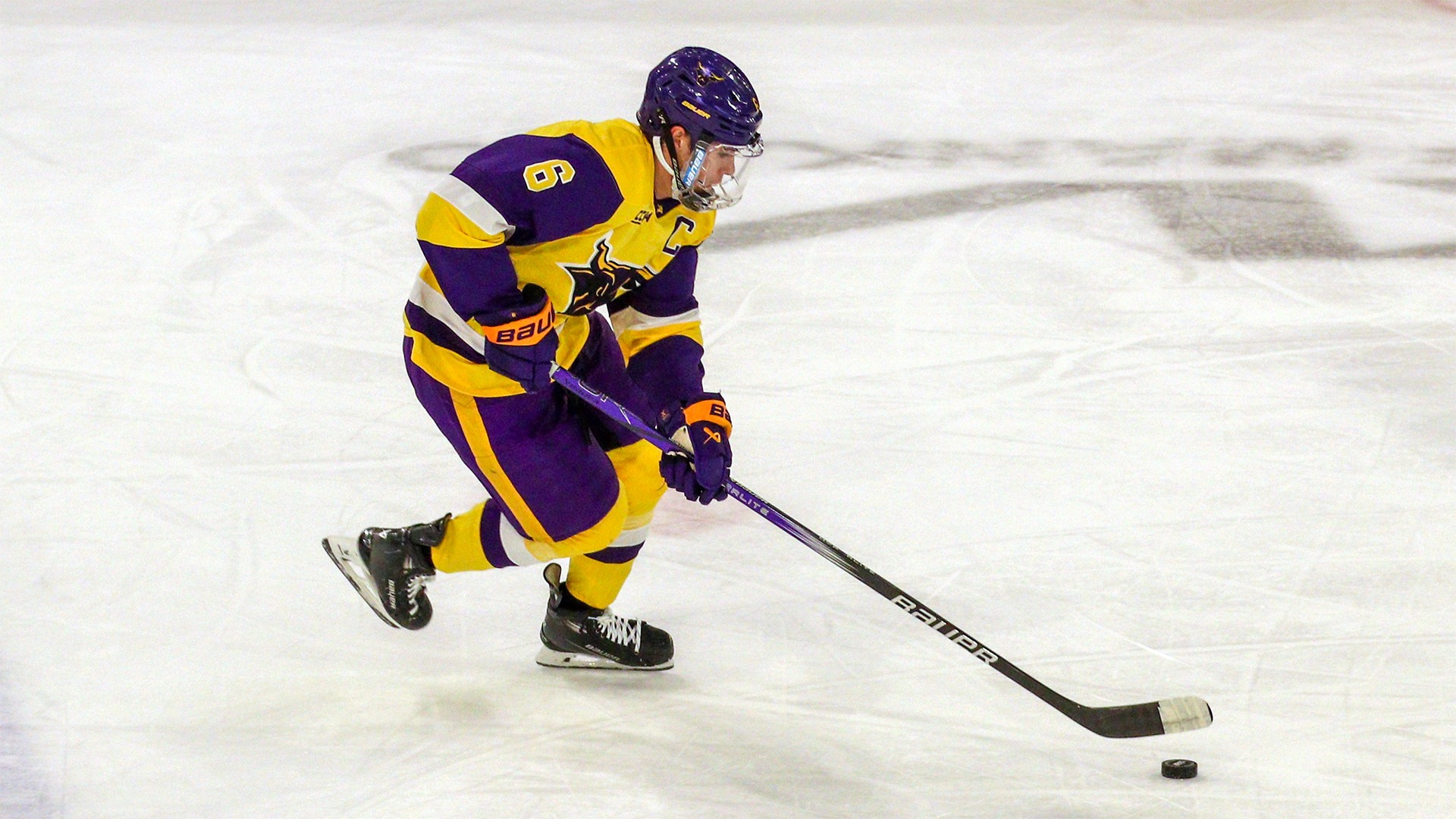 Beavers Score Late, Defeat Mavericks 7-6 - Minnesota State University ...