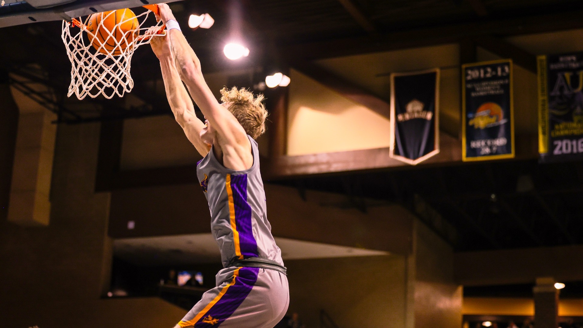 #3 Mavericks Battle Past Golden Bears at Home - Minnesota State ...