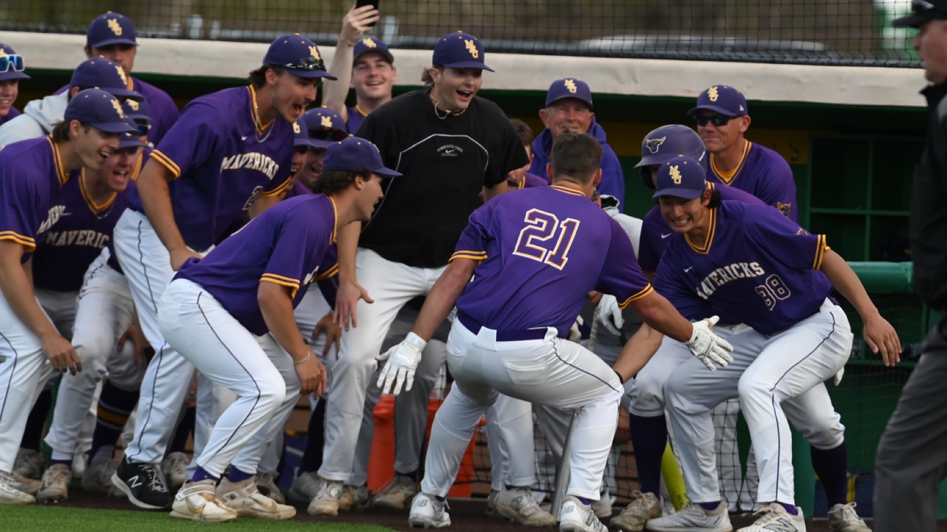 Friedges Leads Mavericks Past Mustangs 15-2 - Minnesota State ...