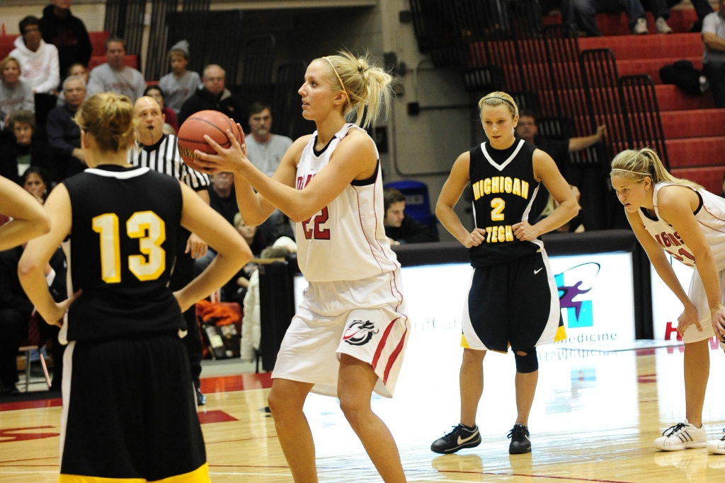 Meghan Rettke - 2009-10 - Women's Basketball - MSU Moorhead Athletics