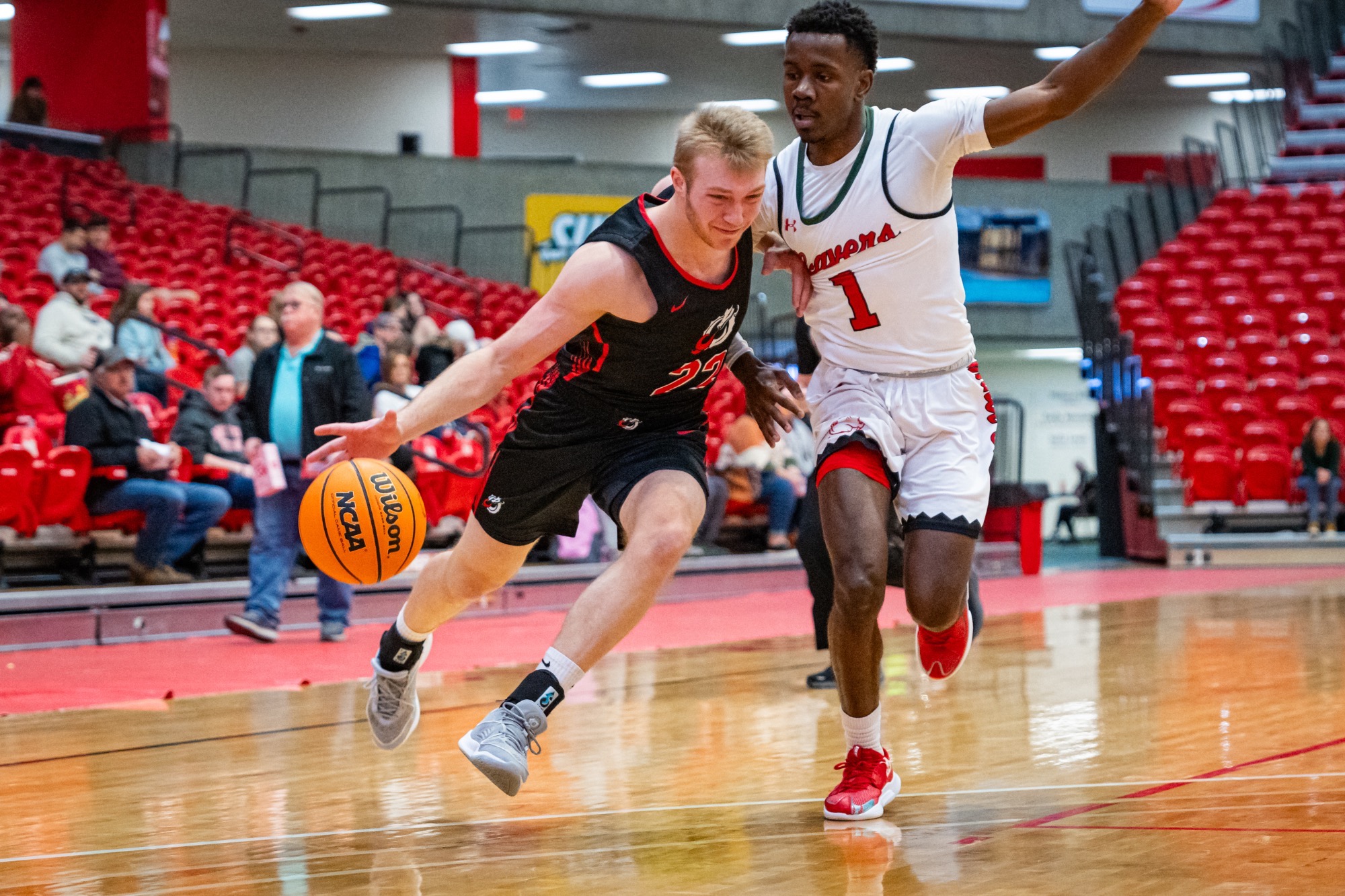 Dragons Survive the MSU Dome, Defeat Beavers 77-74 - MSU Moorhead Athletics