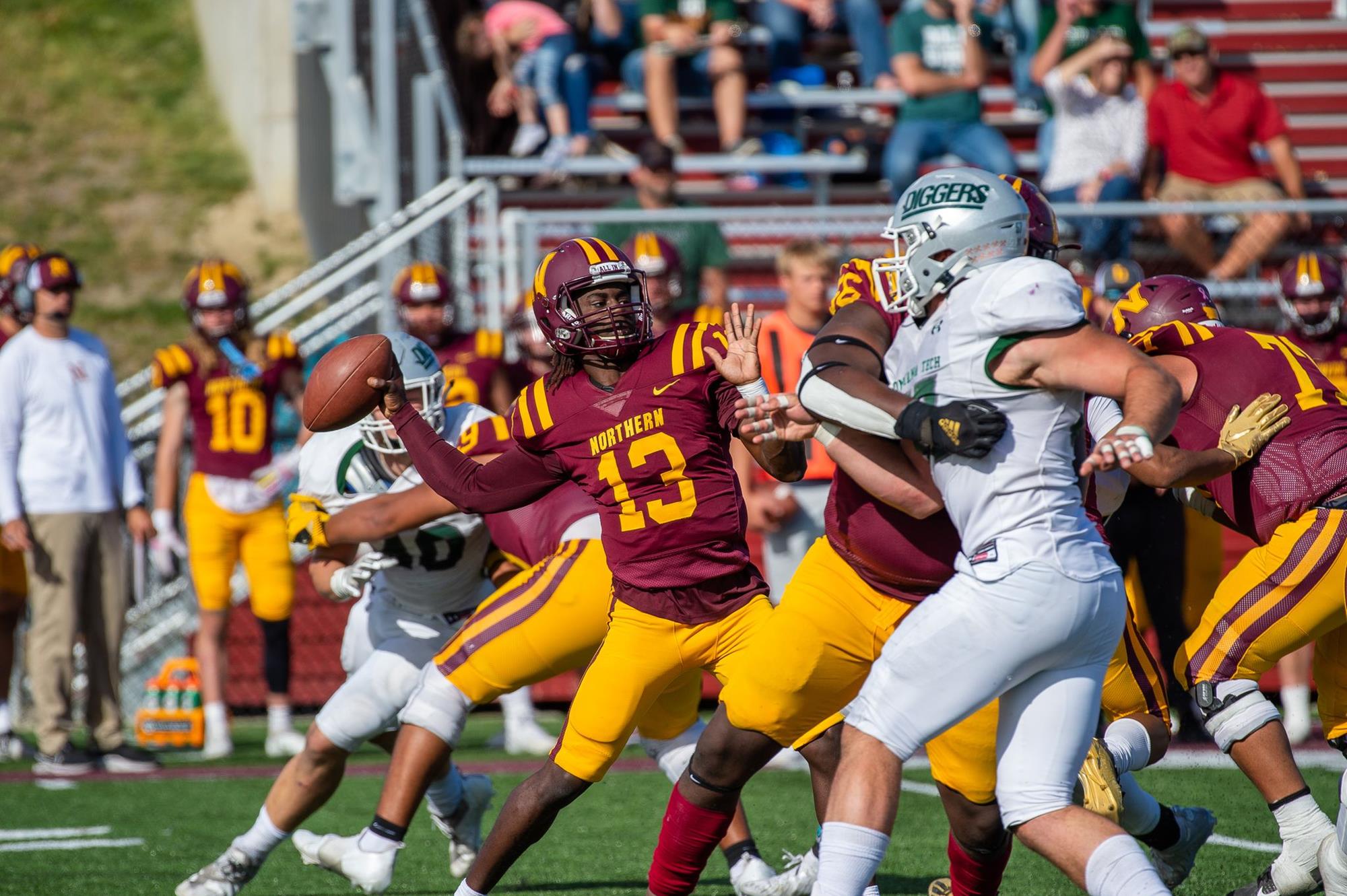 Devonte Armstrong - Football - Montana State University Northern Athletics
