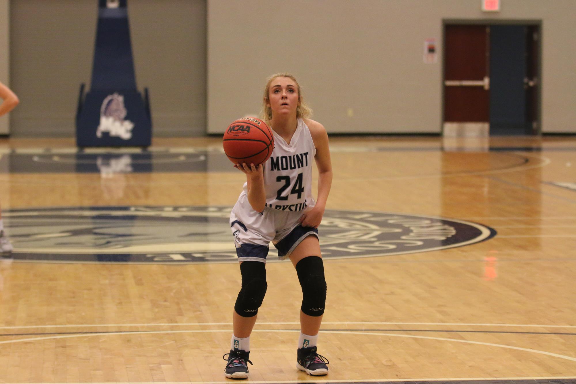 Mounties outmatched by La Roche - Mount Aloysius College Athletics