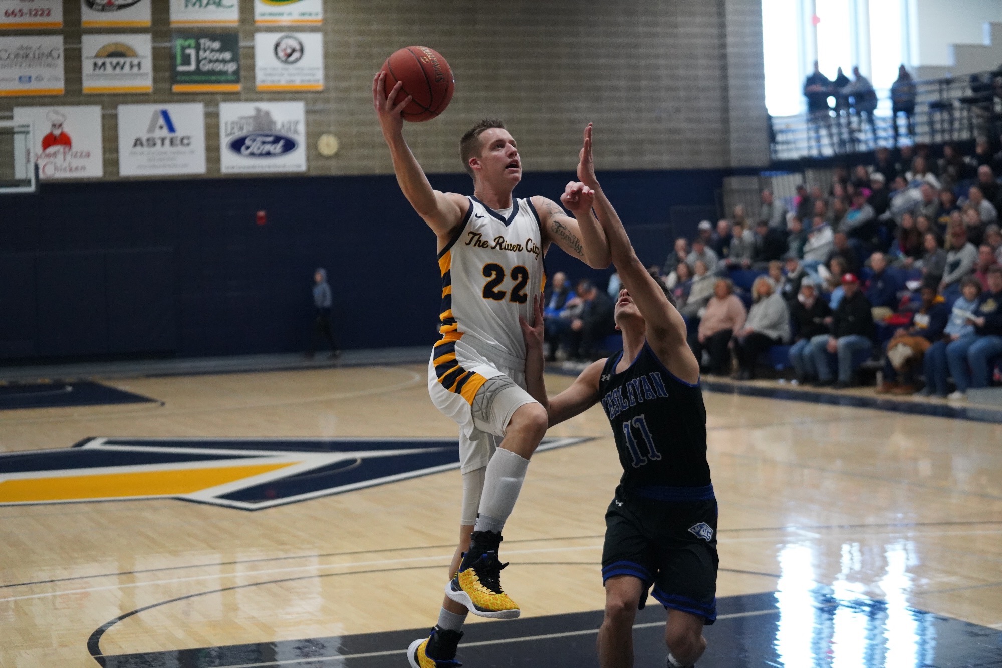 Men's Basketball: Chargers Defeat Lancers - Mount Marty University