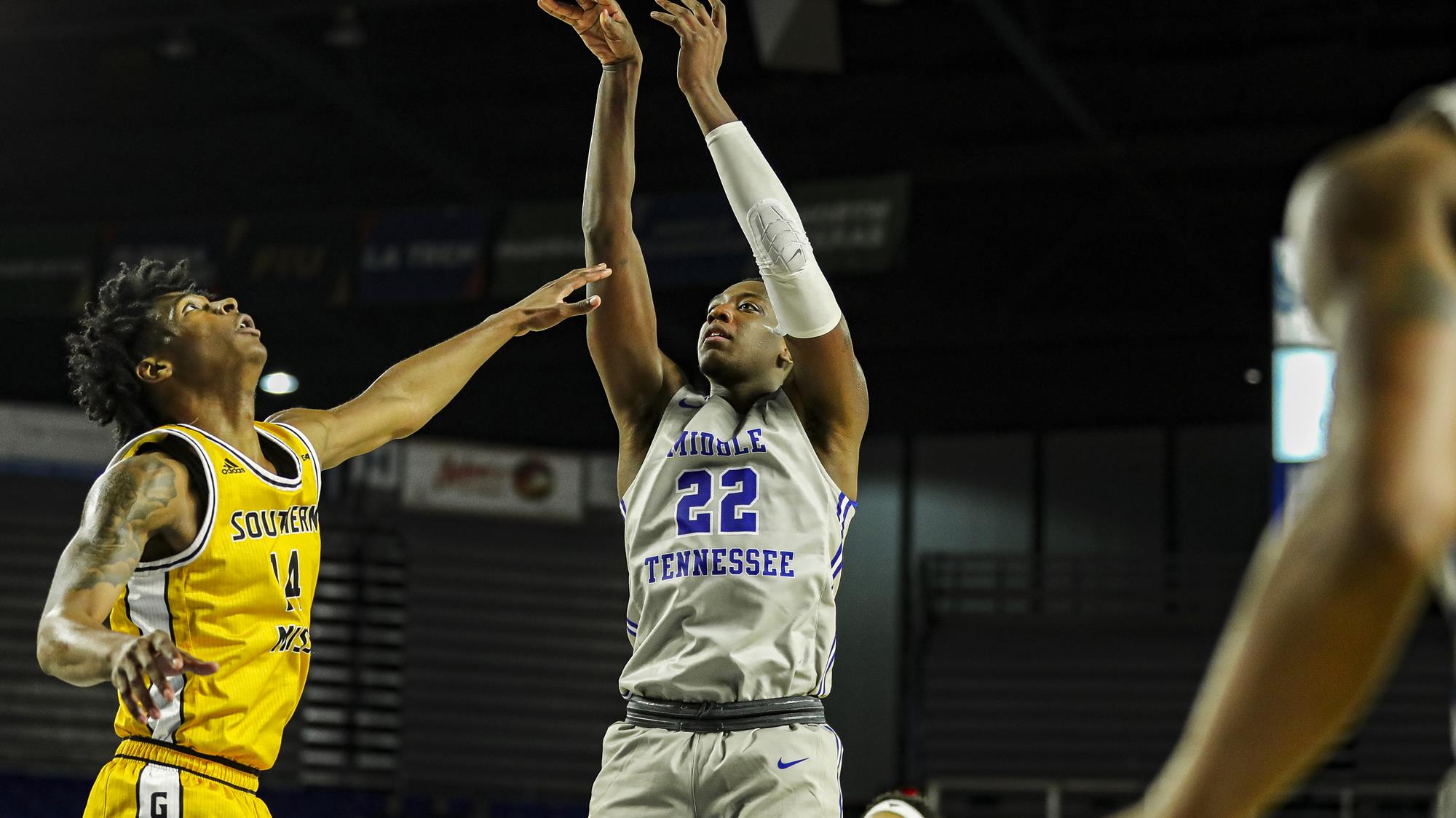 Reggie Scurry - Men's Basketball - Middle Tennessee State University ...
