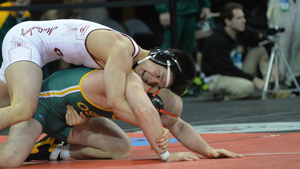 Che Chengsupanimit - 2015-16 - Men's Wrestling - Muhlenberg College ...