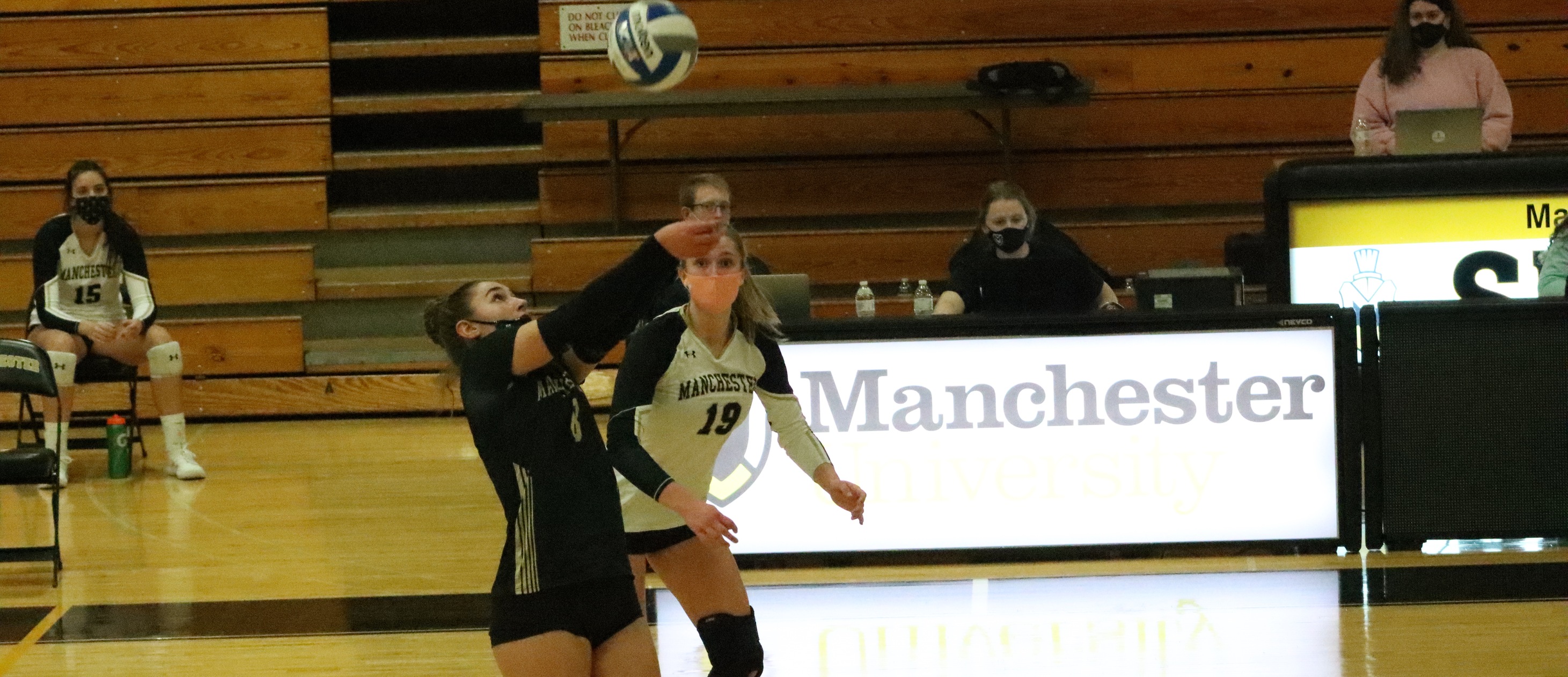 Franklin Takes Doubleheader from MU Volleyball - Manchester University